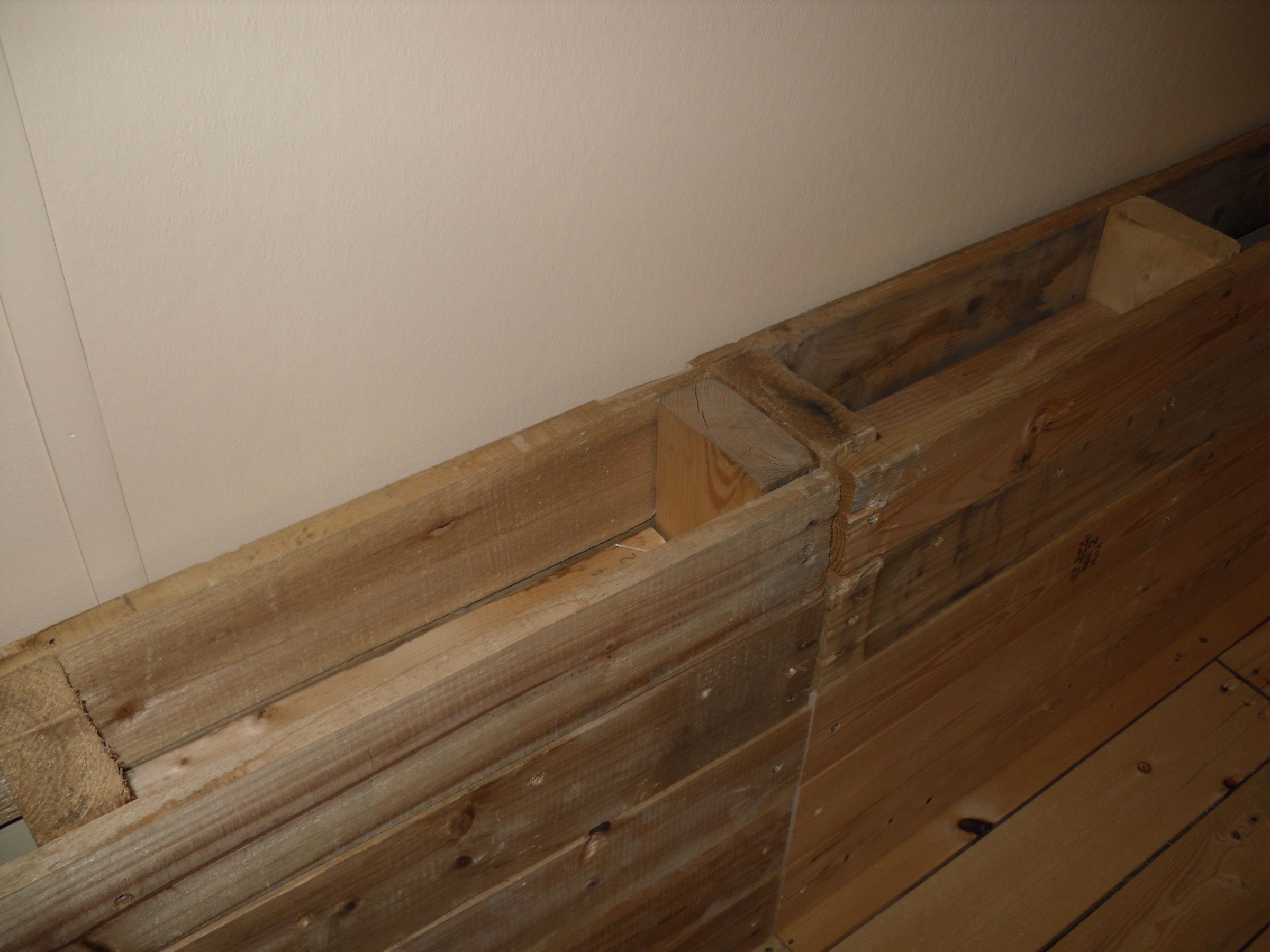 Pallet Computer Desk (with Pictures) - Instructables