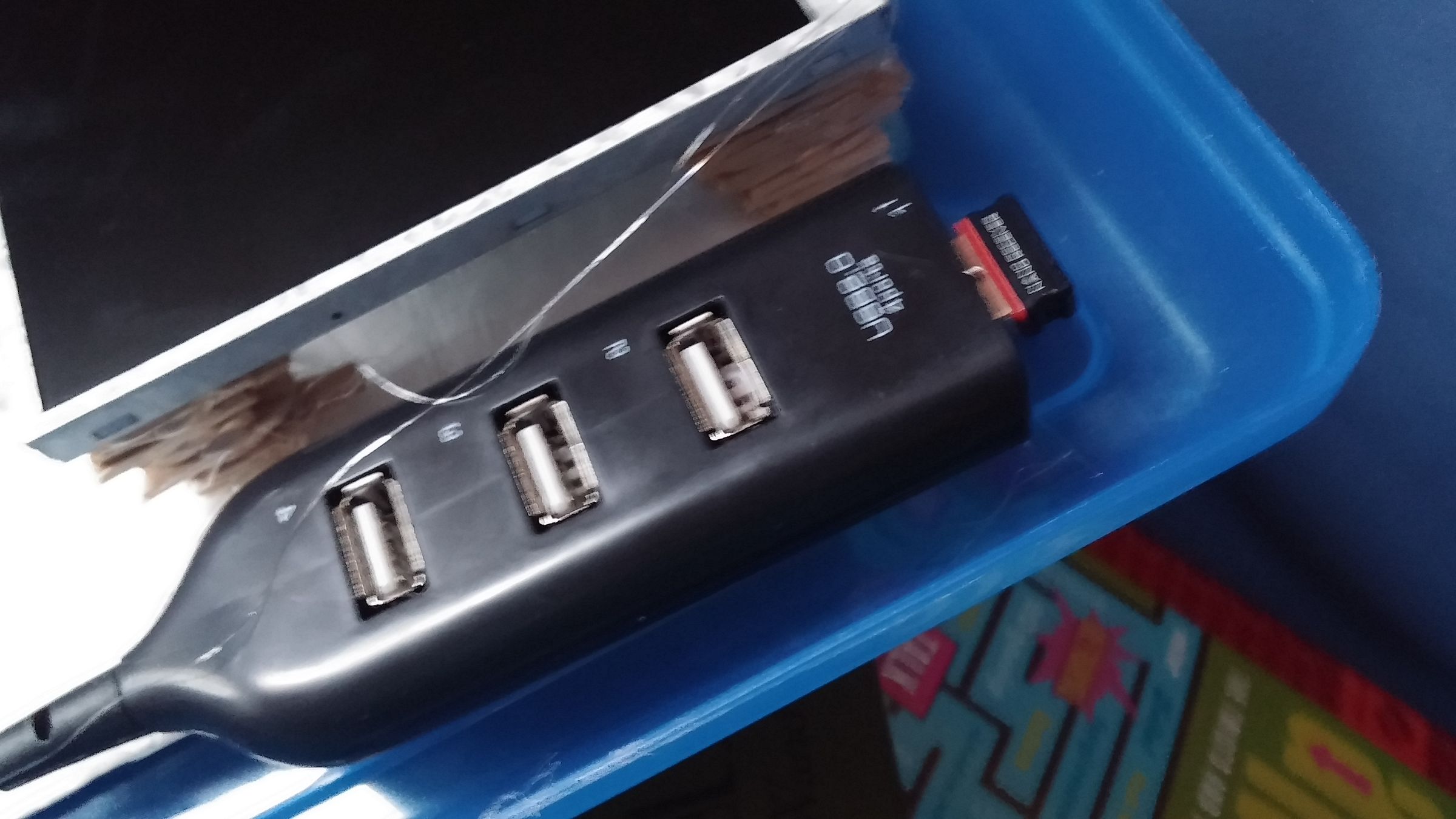 Netbook Laptop Build for $ 160 - Raspberry Pi Powered. : 6 Steps - Instructables