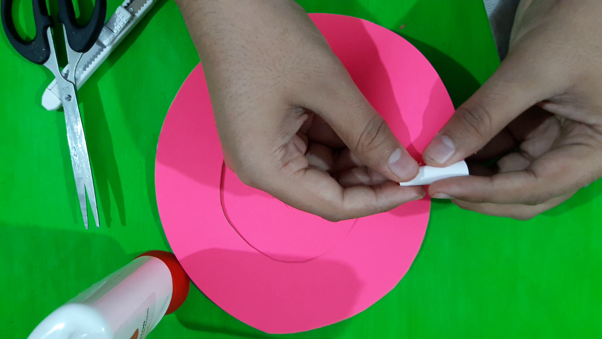 SIMPLE PAPER PEN STAND : 5 Steps - Instructables