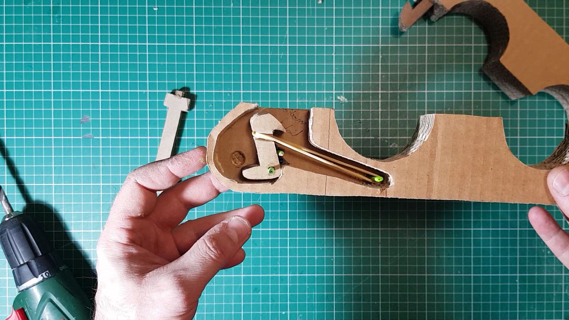 DIY Working Cardboard Handcuffs : 6 Steps (with Pictures) - Instructables