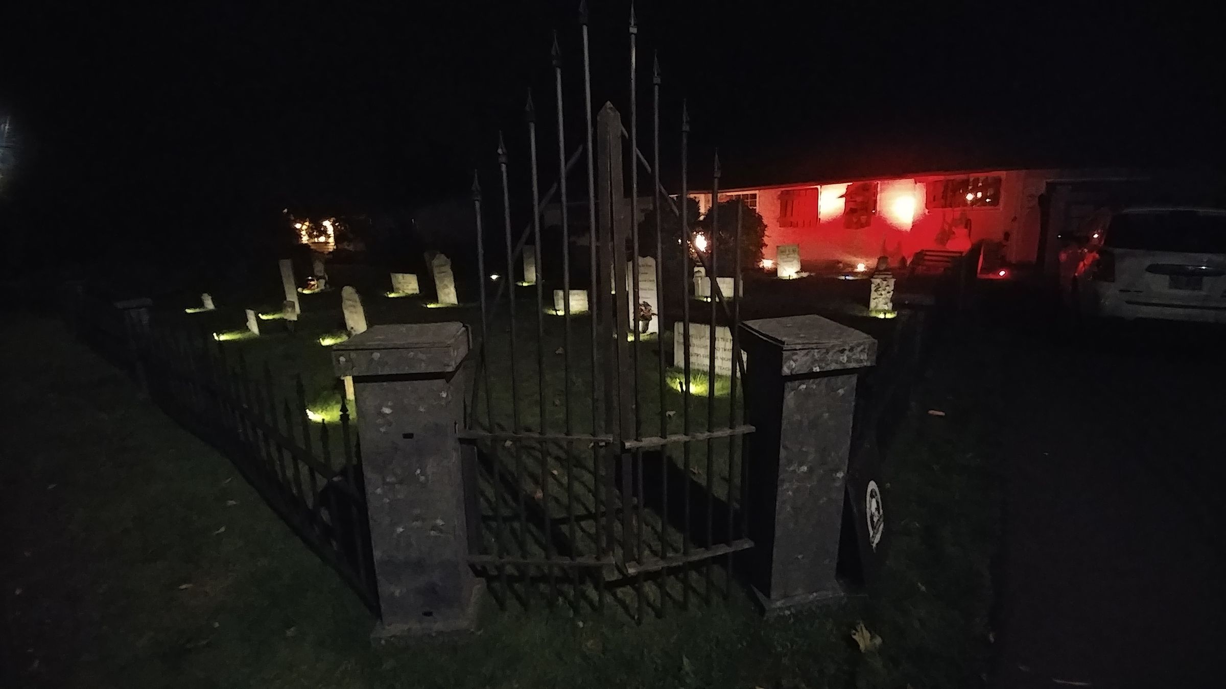 Halloween Cemetery Gates : 6 Steps - Instructables