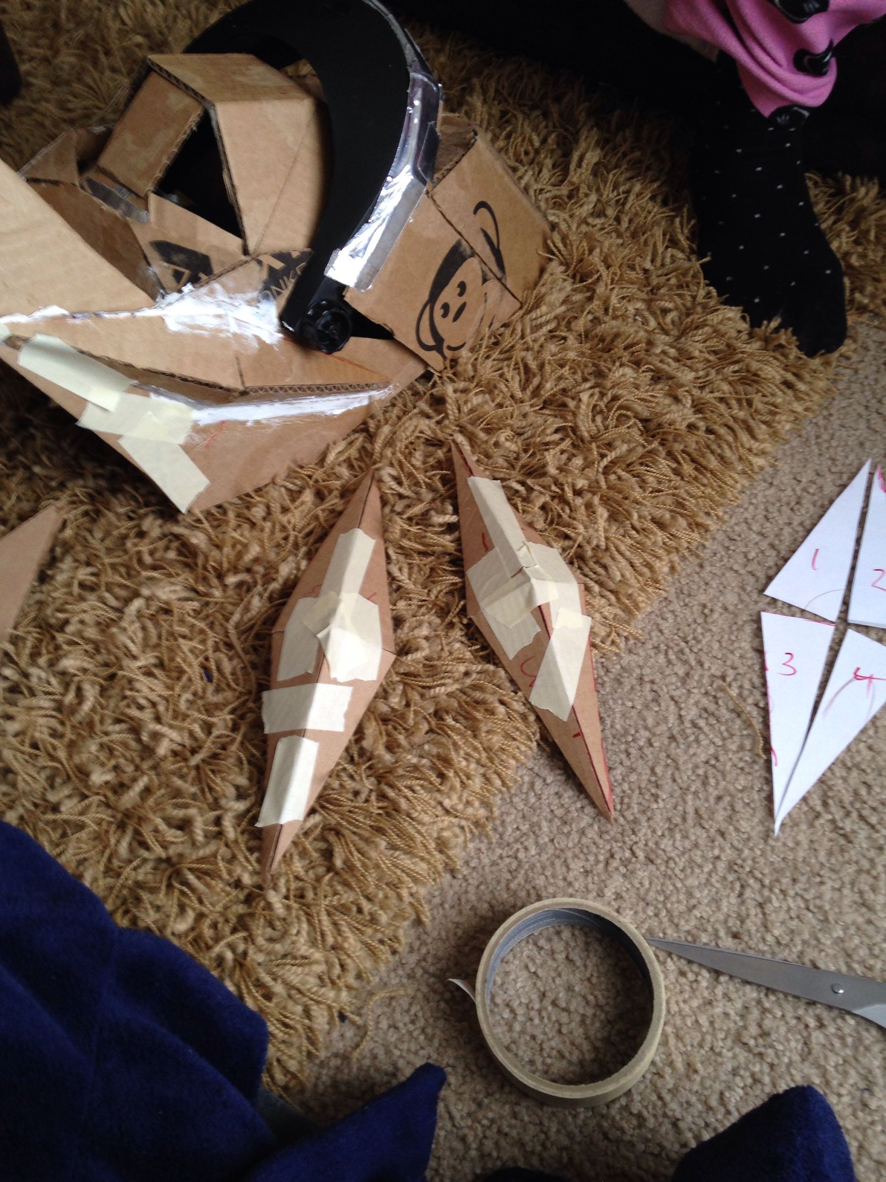 10 Easy Steps to a Cardboard Helmet : 10 Steps - Instructables