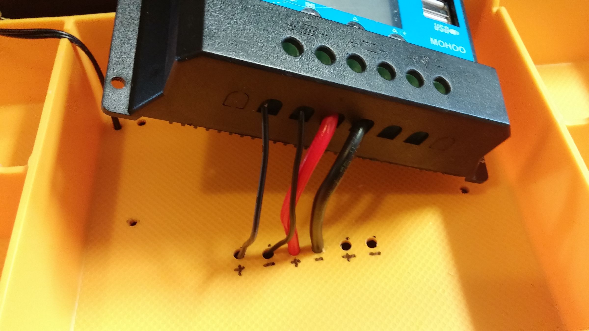 EASY Solar Charging Power Bank : 5 Steps (with Pictures) - Instructables