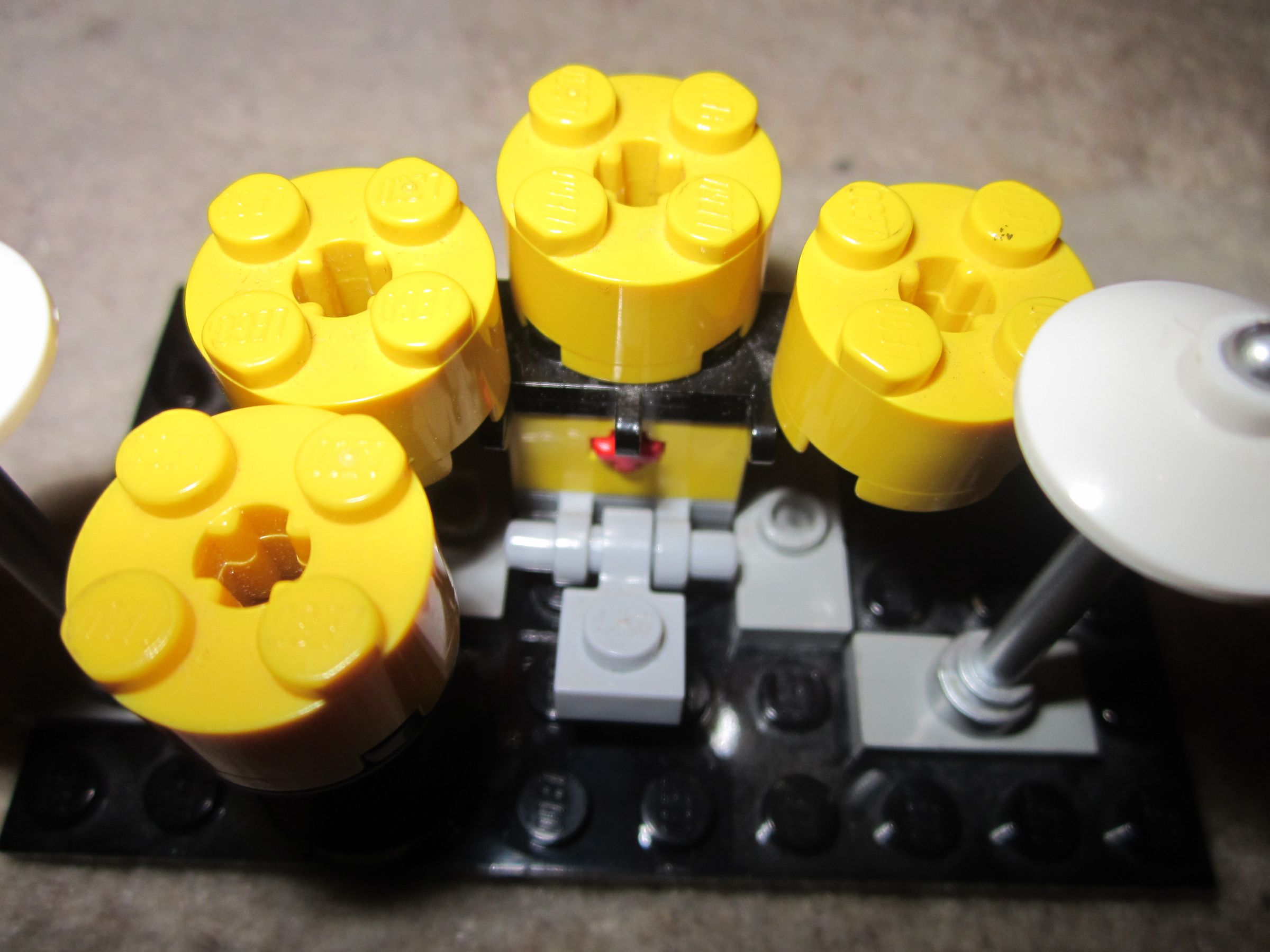 LEGO Drumset - How to Build : 17 Steps - Instructables