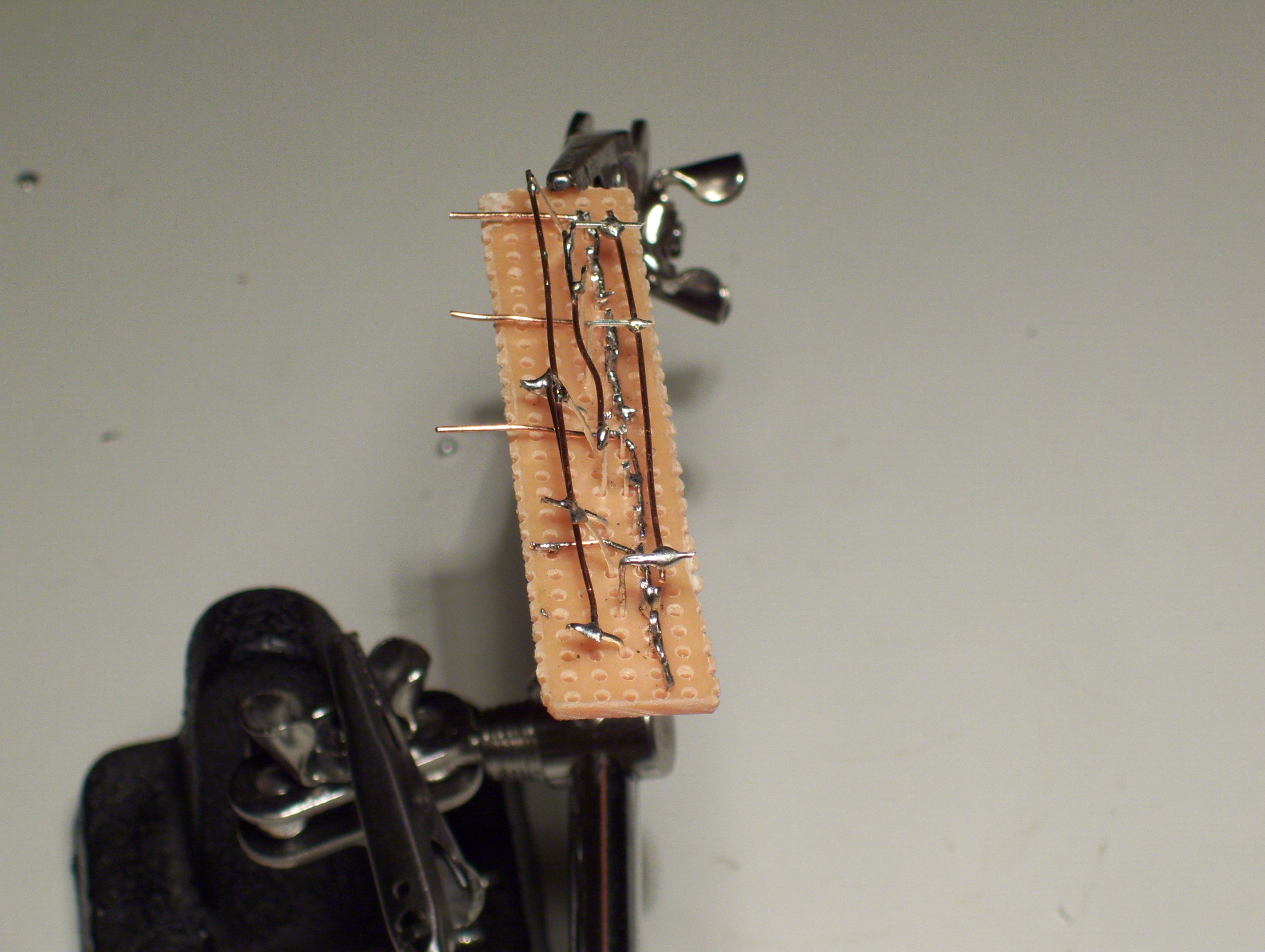 Charlieplexed Row of LED Lights, for the Arduino : 9 Steps (with Pictures) - Instructables