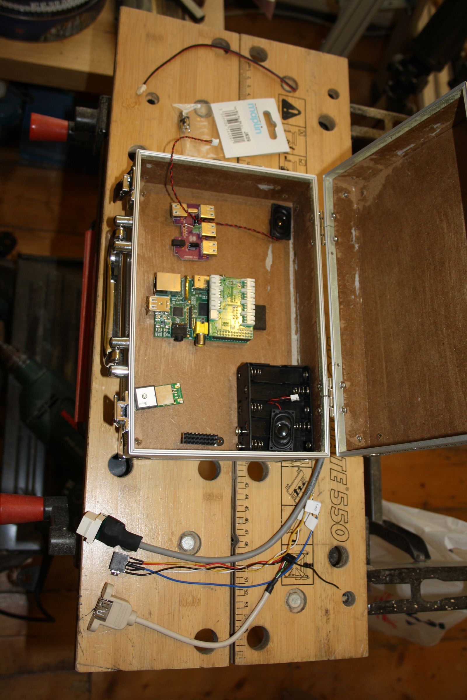 LapPi - a Raspberry Pi Netbook : 14 Steps (with Pictures) - Instructables