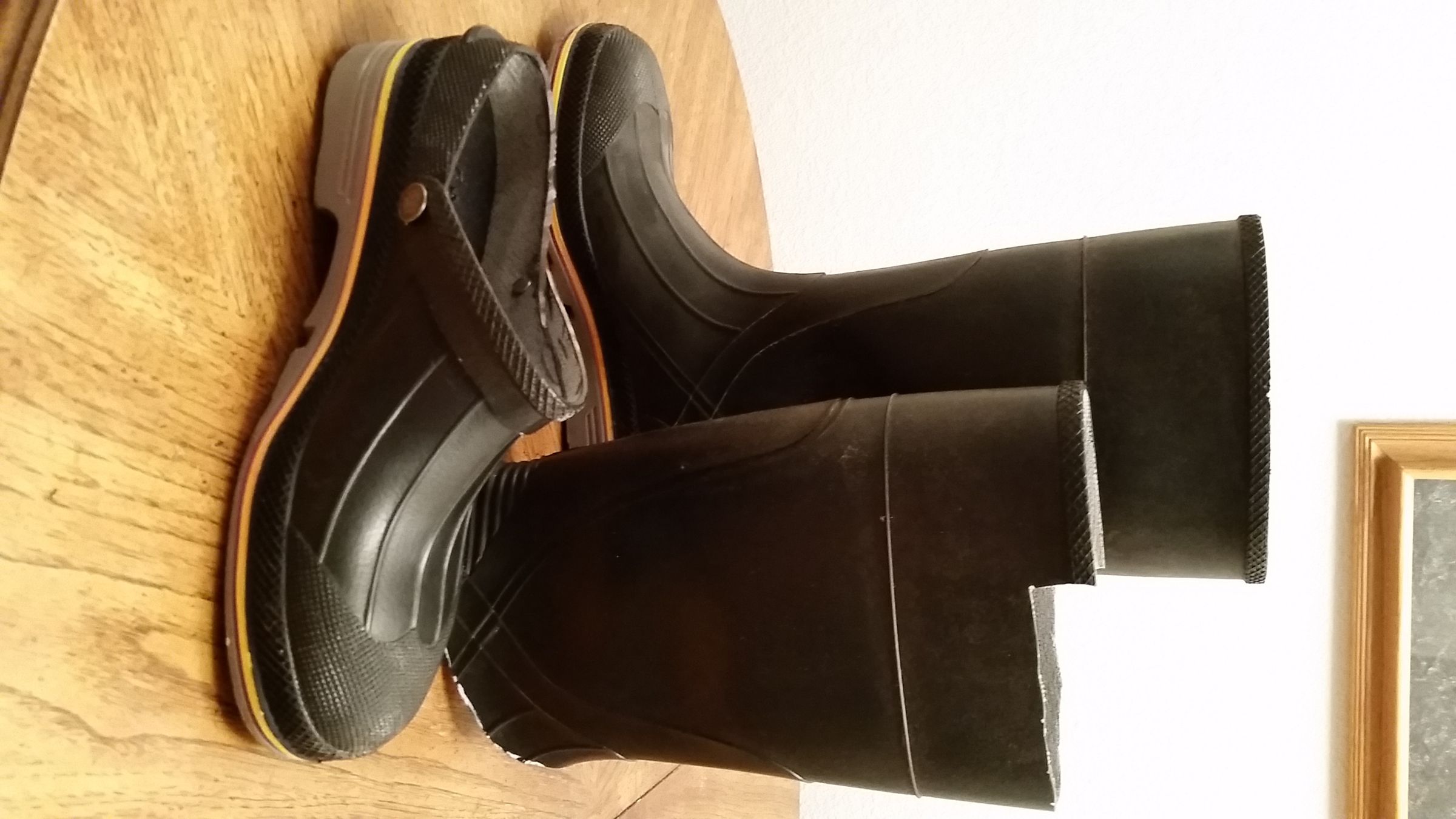 Repurposed Boots Into "Crocs" : 8 Steps (with Pictures) - Instructables