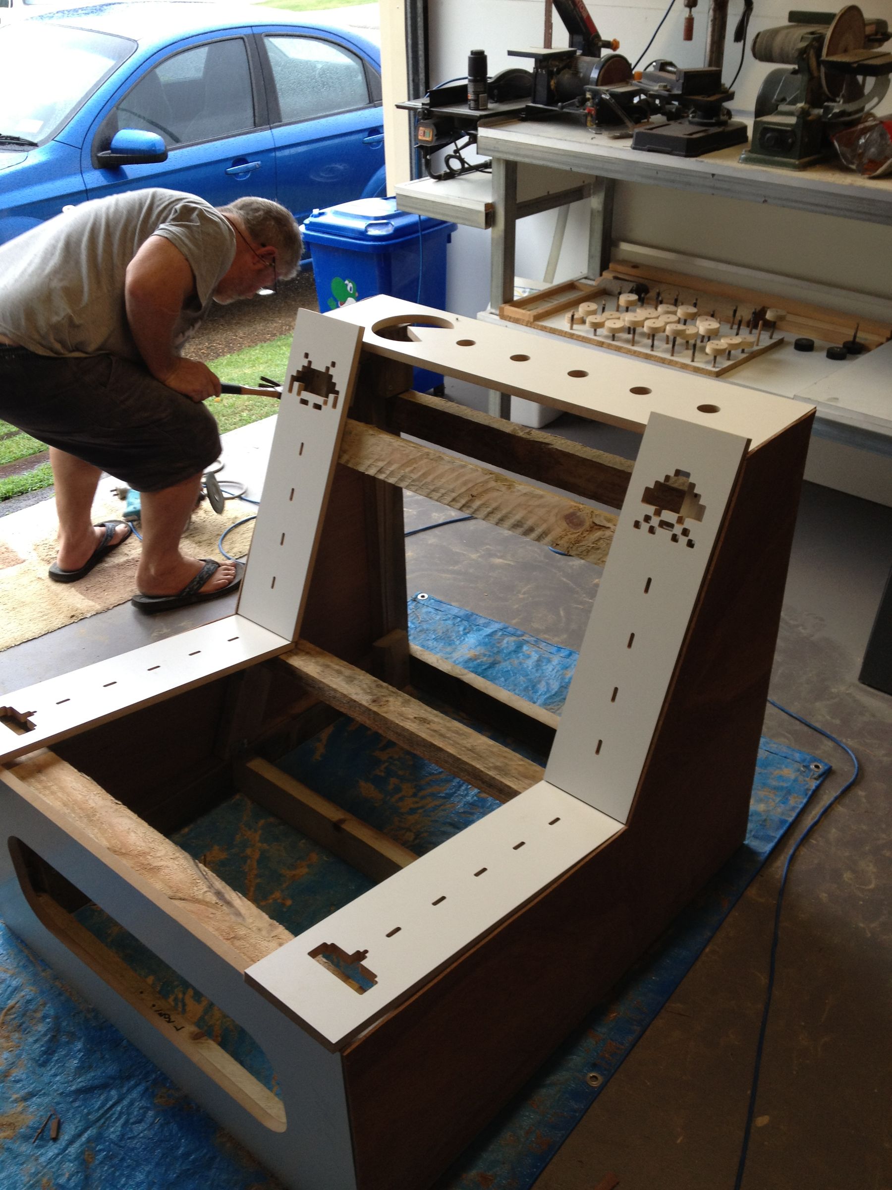 Ultimate Pacman / Space Invaders Gaming Chair With Speakers : 12 Steps ...