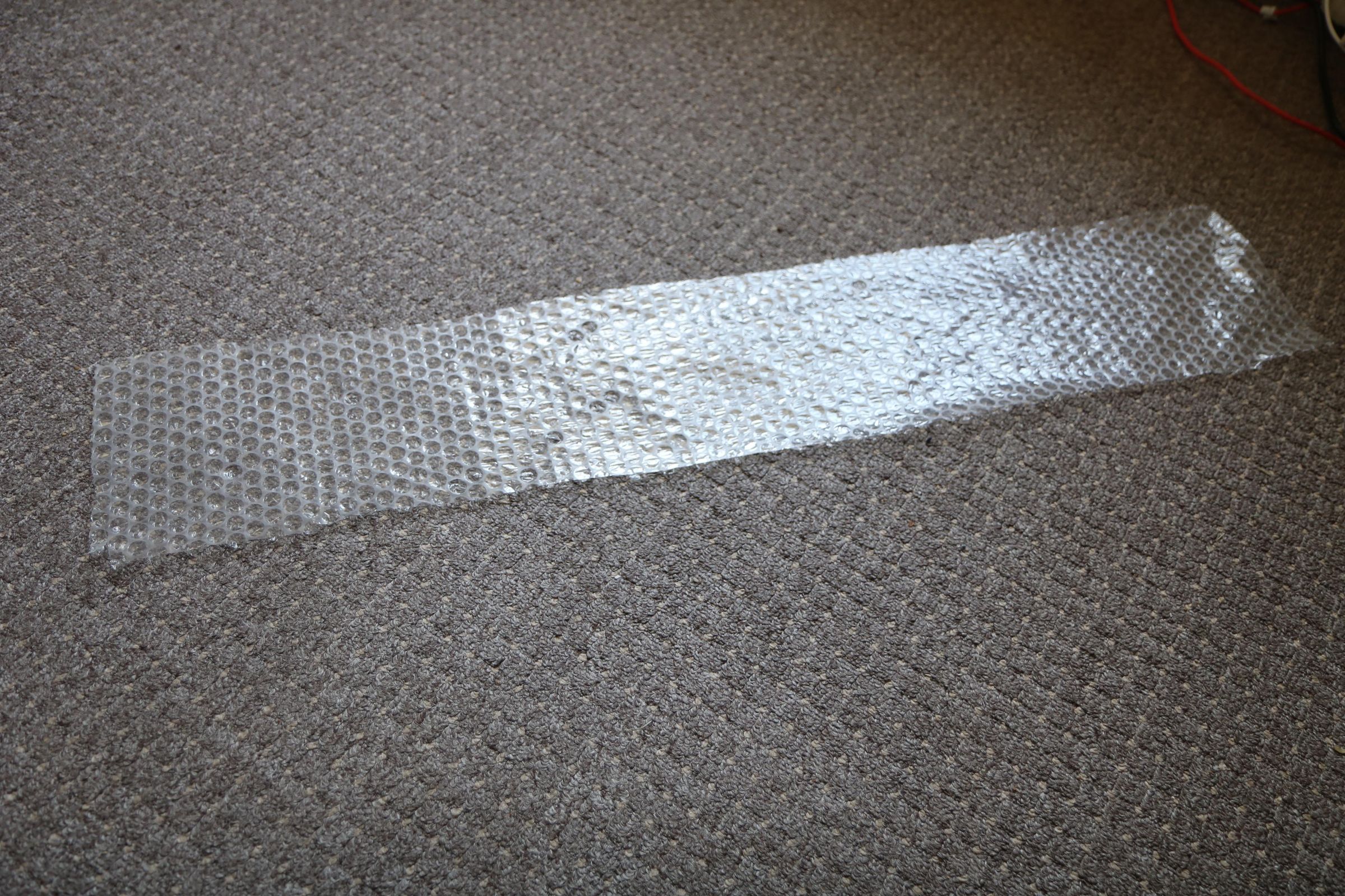 Bubble Wrap Draught-Proofing : 5 Steps - Instructables