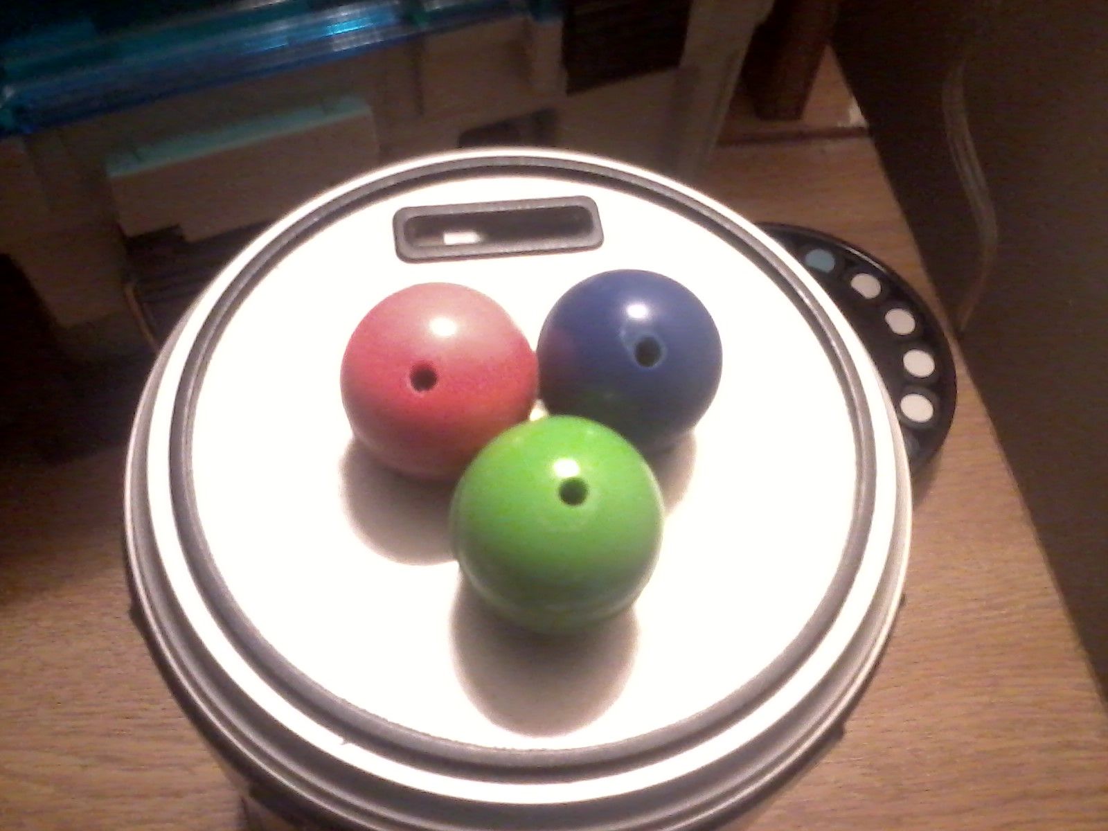 How to Make an Amazing Physics Toy With 3 Balls & a String : 6 Steps ...