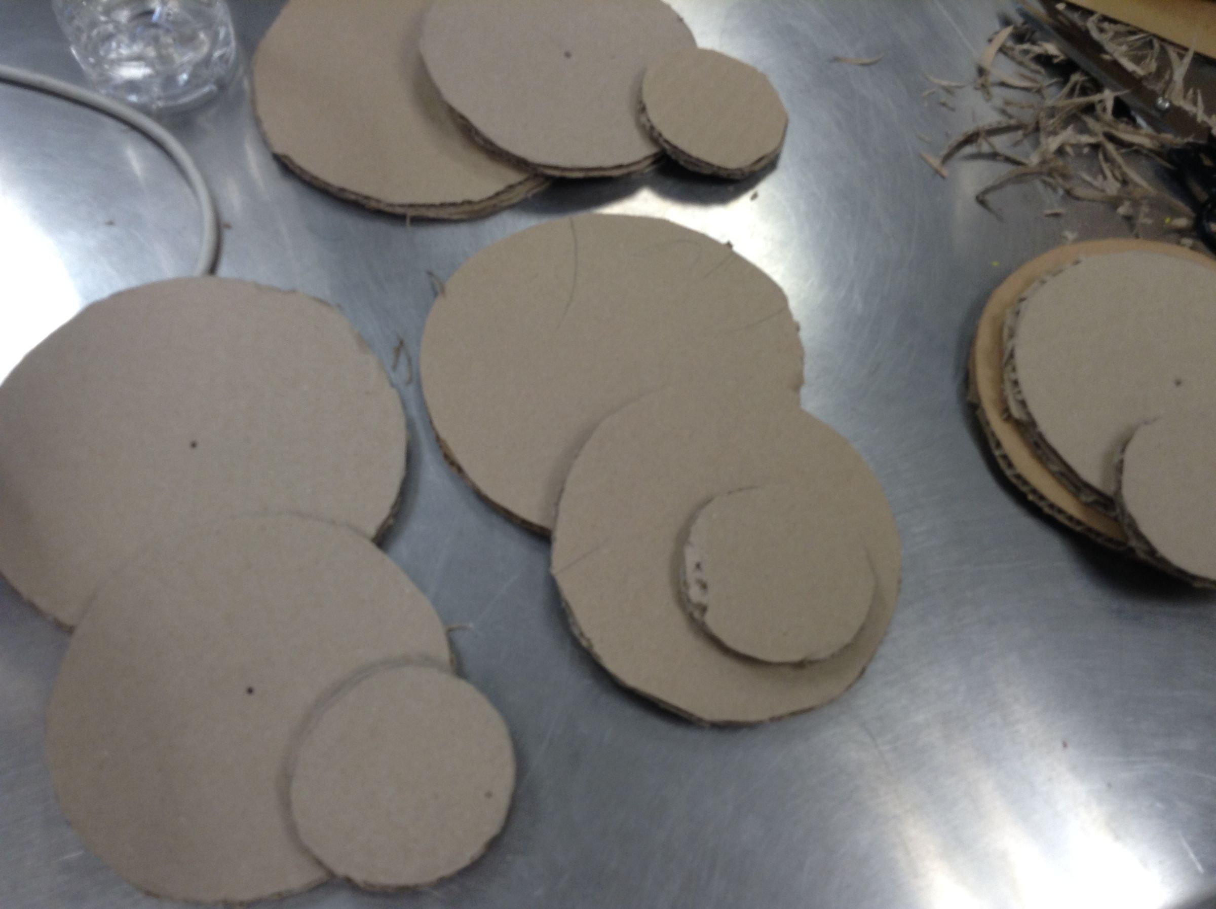 Cardboard AT-AT Walker Table : 9 Steps (with Pictures) - Instructables