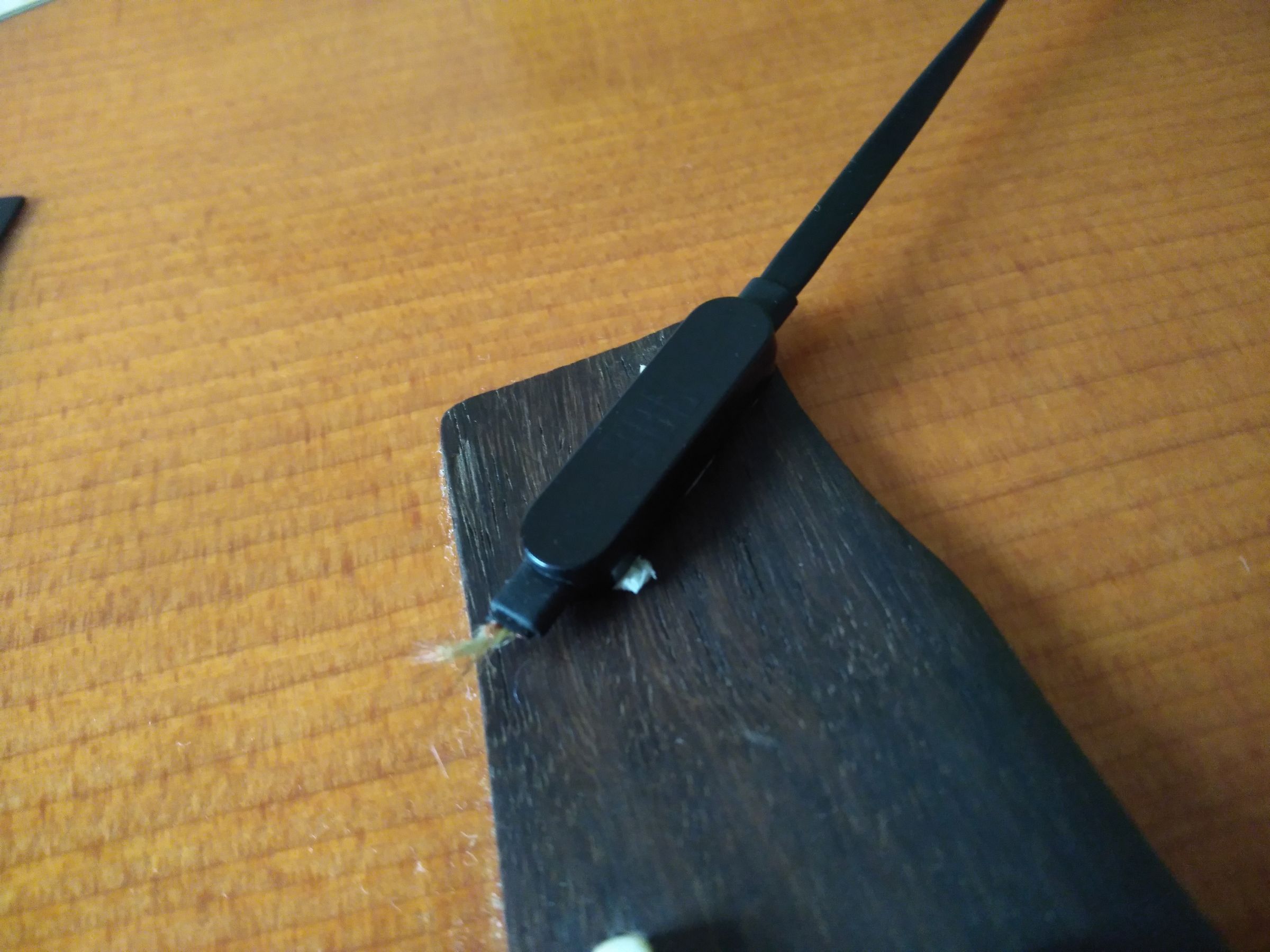 Making a Piezo Pickup Like Microphone From a Broken Earphone to Record ...
