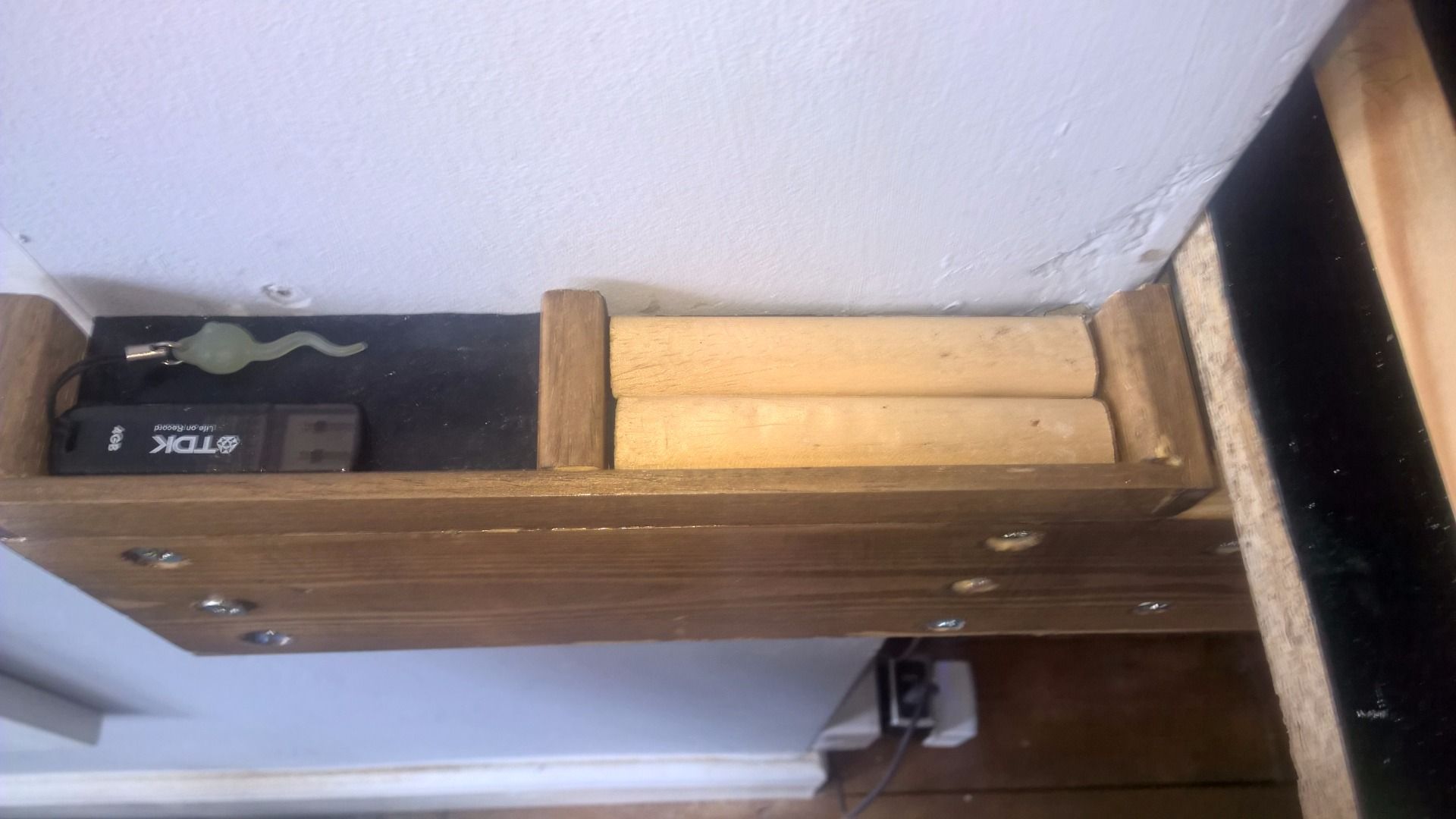 Secret Storage Floating Desk : 18 Steps (with Pictures) - Instructables