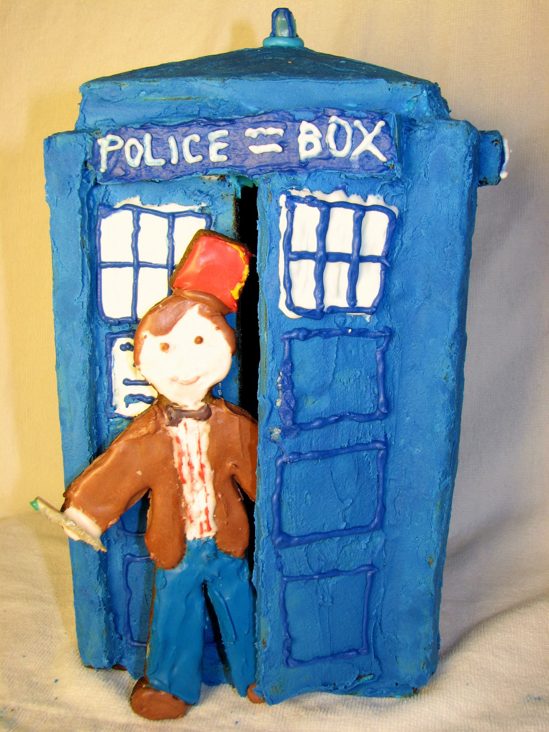 How to Make a Gingerbread Tardis (with Doctor) : 10 Steps (with ...