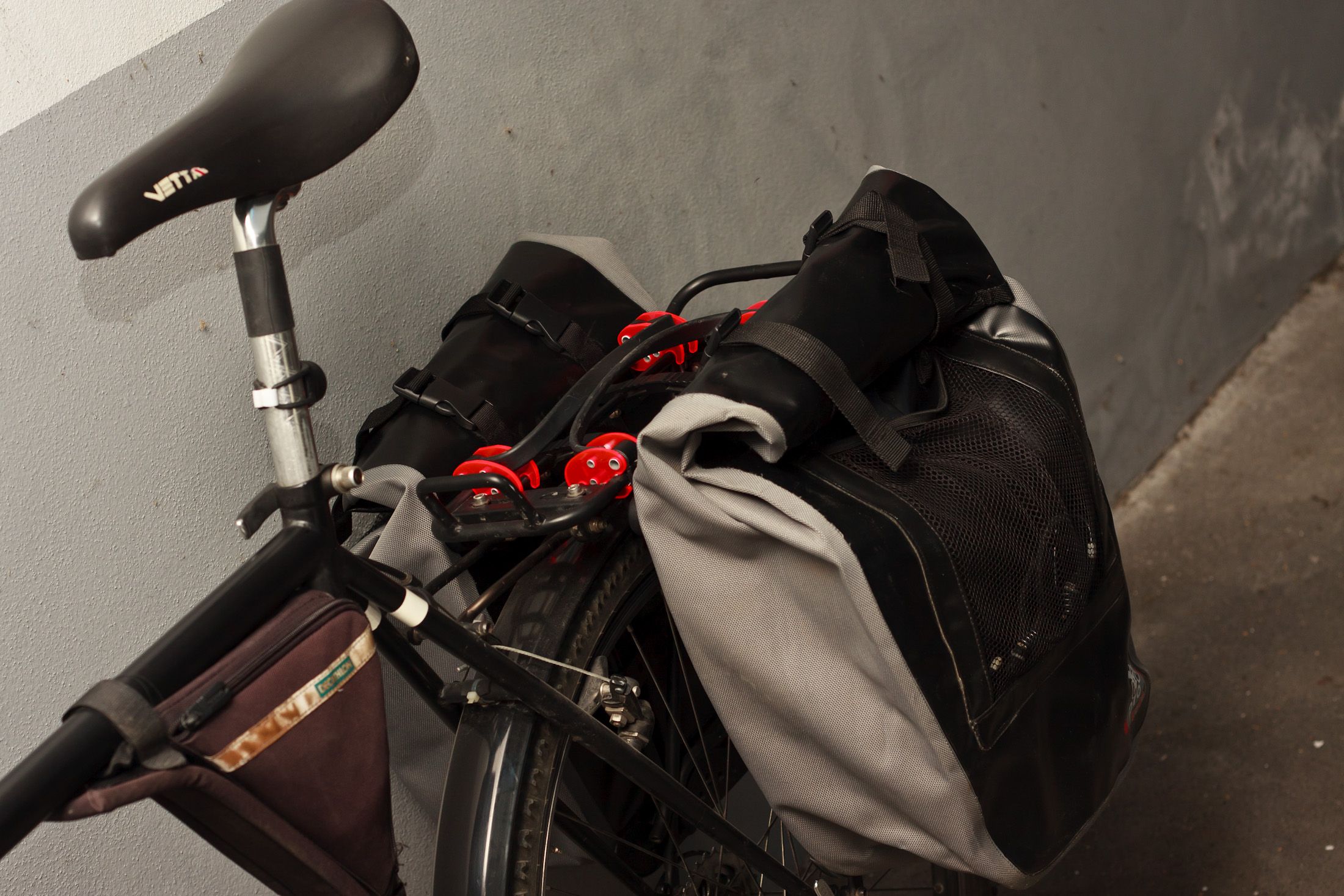 Safe Clasps for Bike Pannier Bags : 15 Steps (with Pictures ...