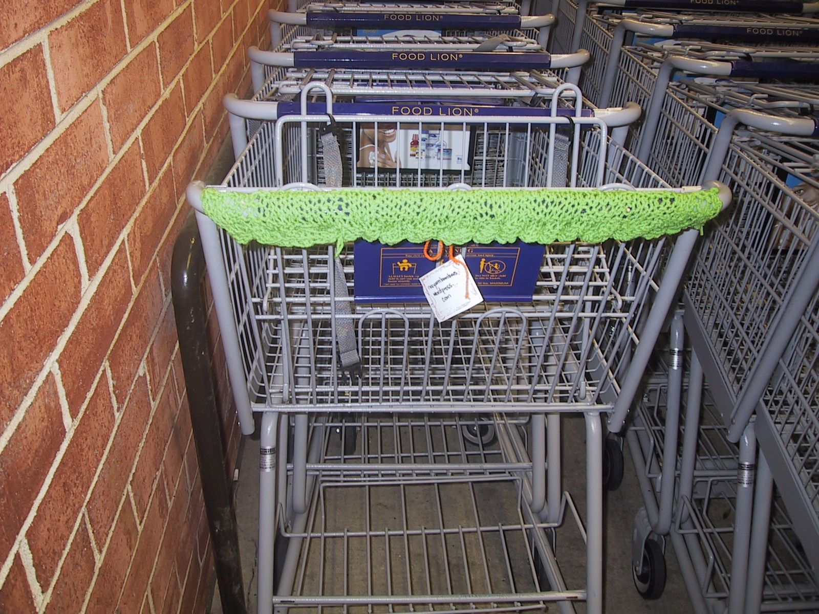 Yarn Bombing : 3 Steps - Instructables