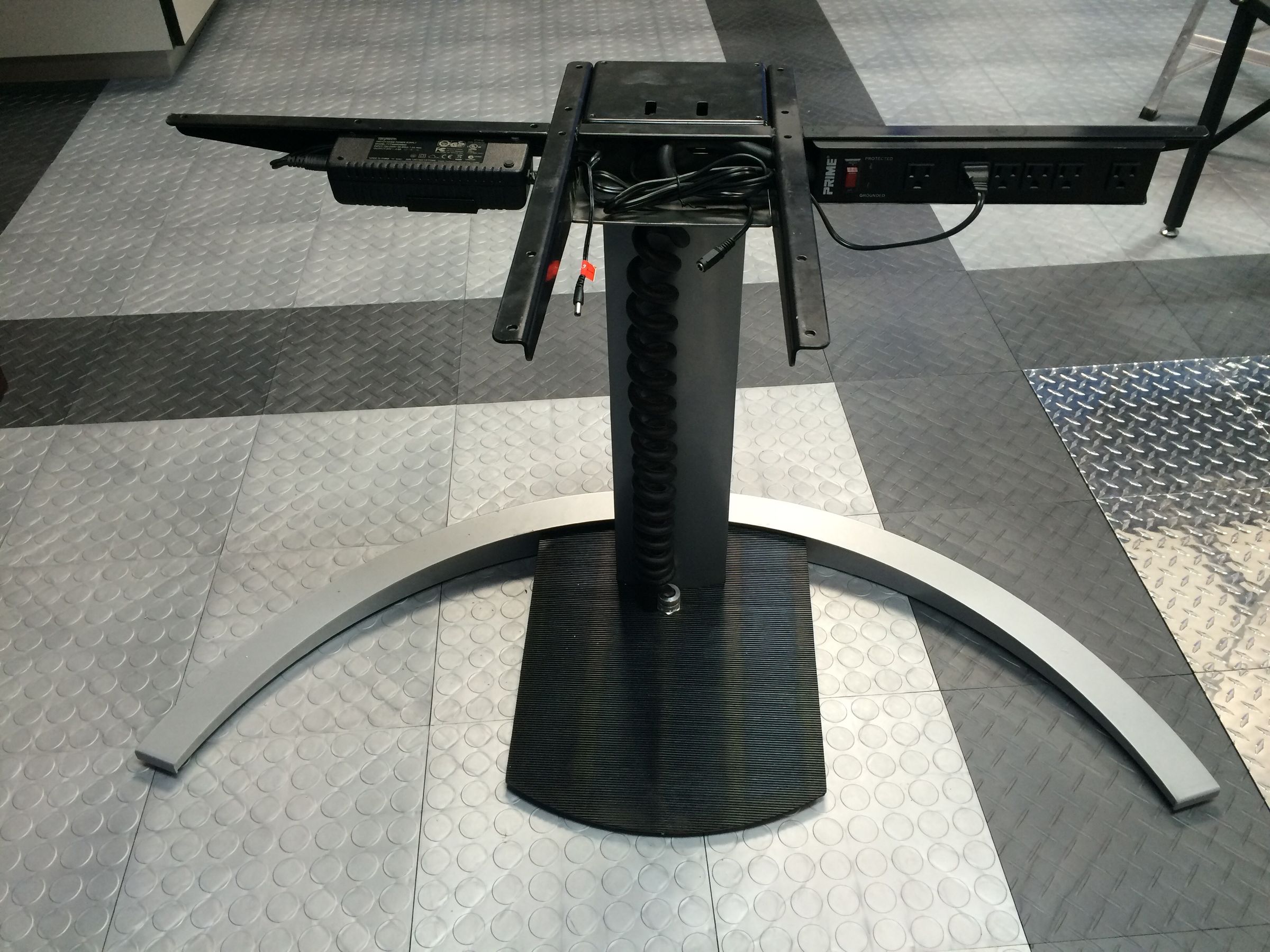 Adjustable Height (Sit / Stand) Desk Power Cord Hack : 4 Steps ...