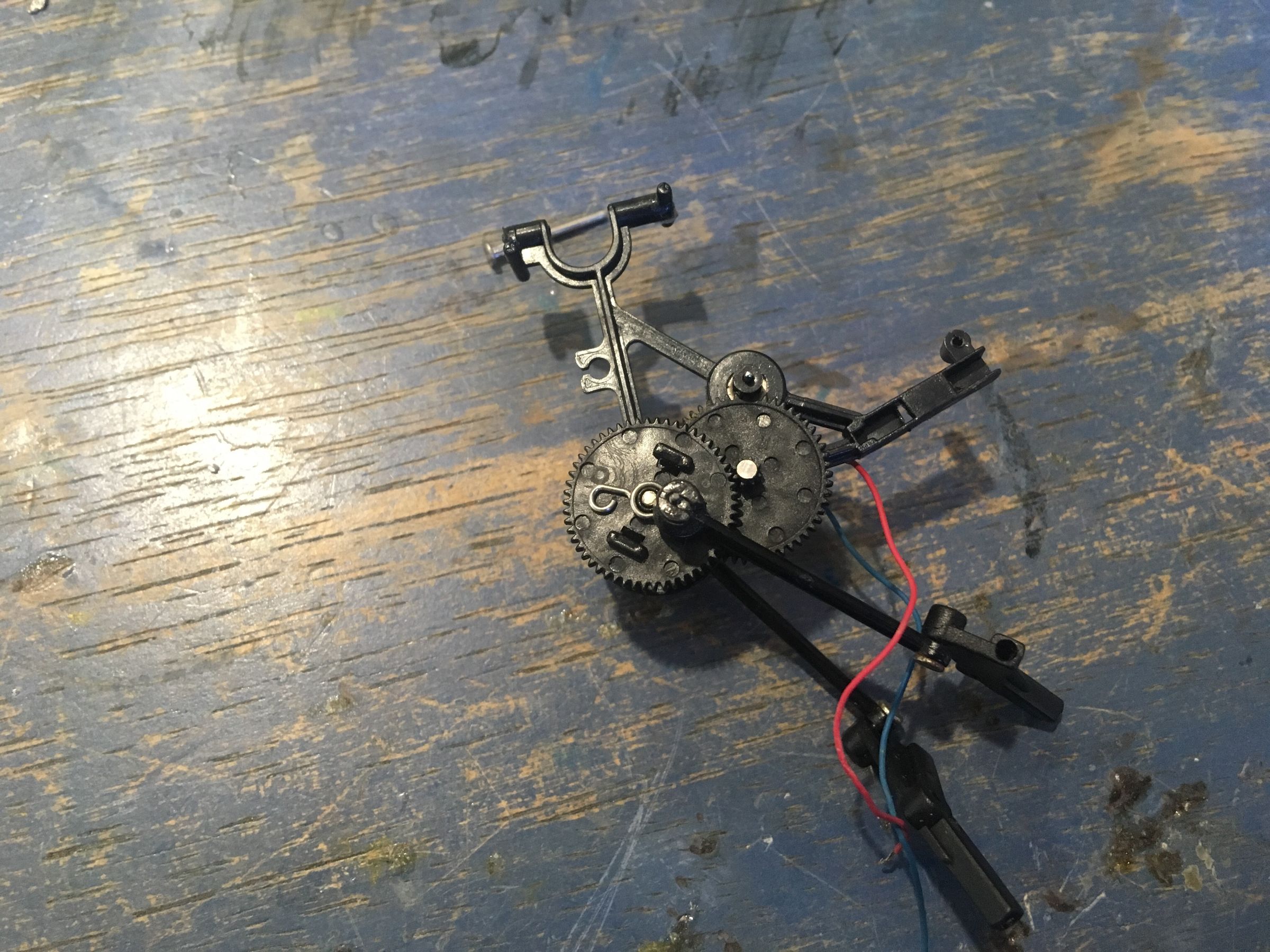 Flapping Dragonfly BEAM Robot From a Broken RC Toy : 14 Steps (with ...