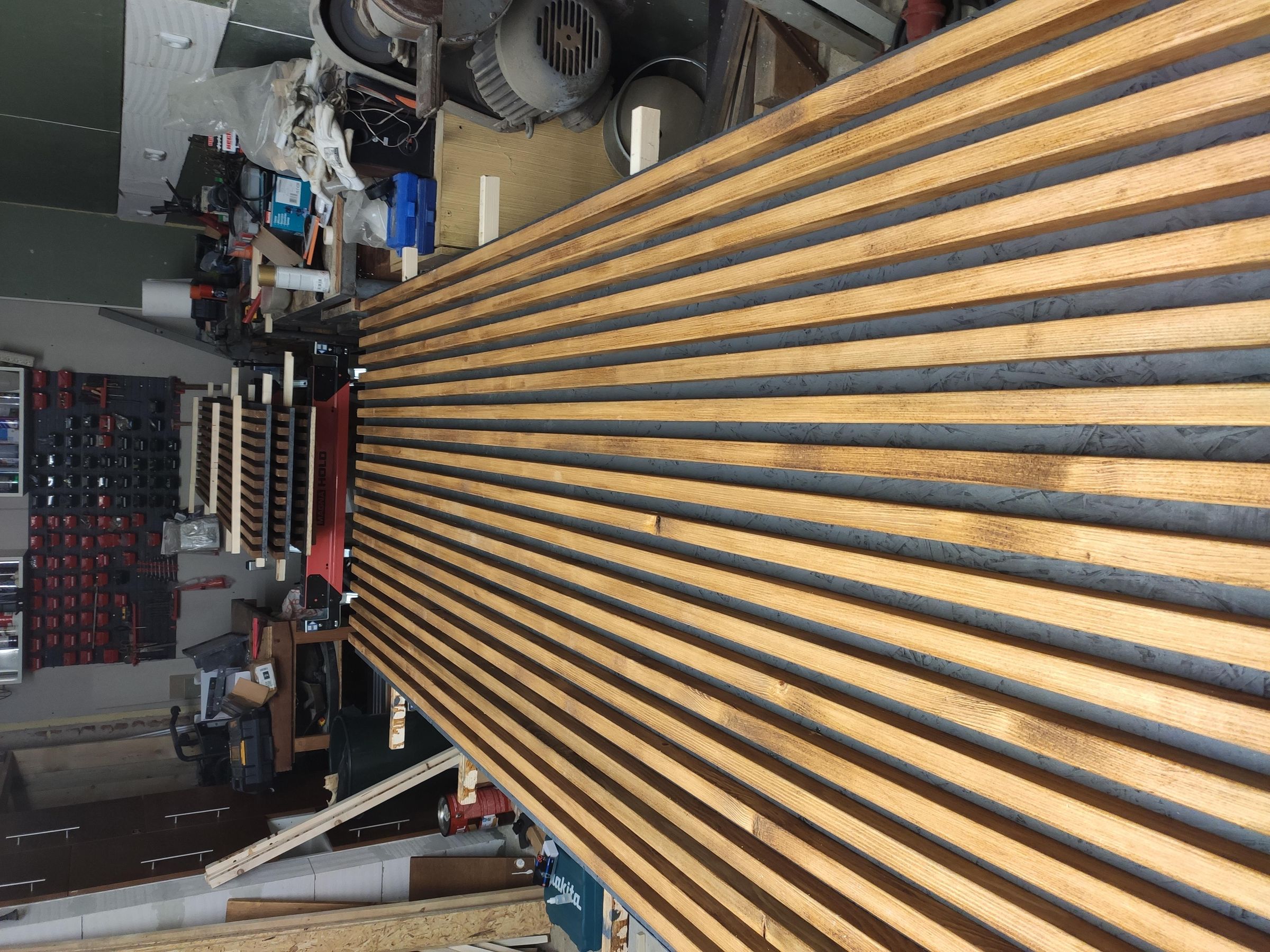 Home Office Slat Wall With Motorised Tripple Monitor Lift and Desk With ...