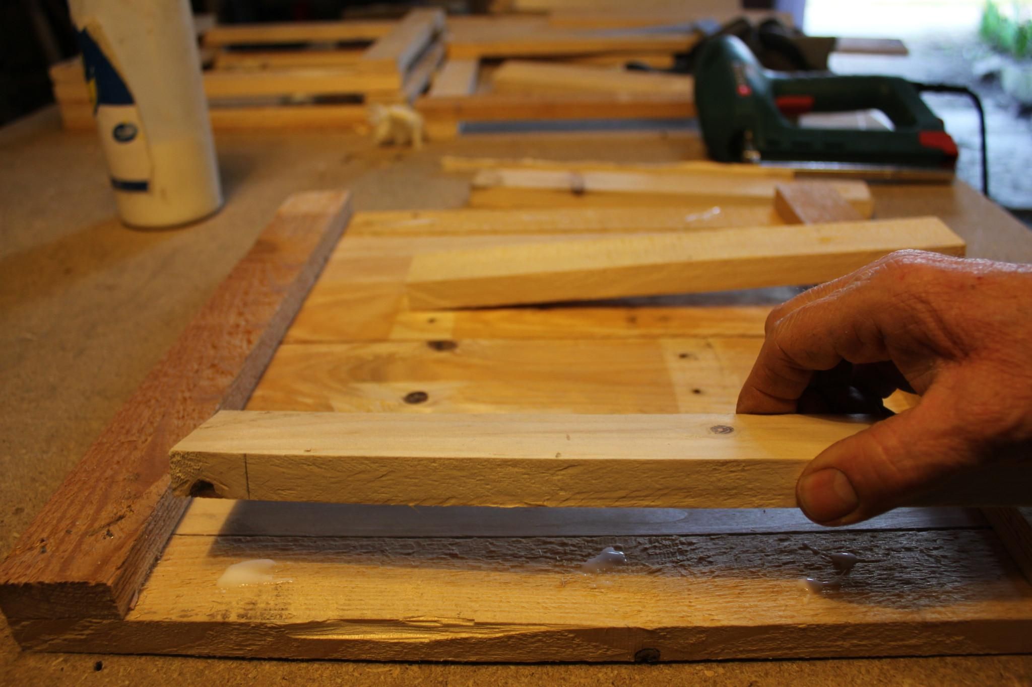 Make a Wooden Fuelless Cooker or Hay-box Using Scrap Wood and Hemp Wool ...
