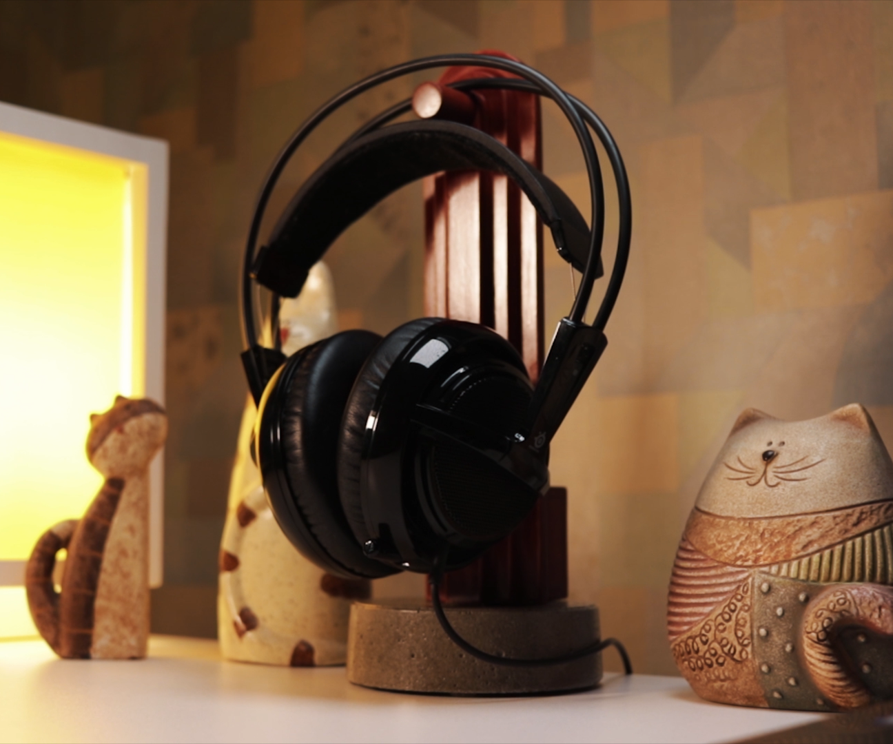 DIY Simple Headphone Stand With Subtle Lighting : 19 Steps (with ...