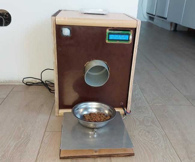 Smart Pet Feeder : 8 Steps - Instructables
