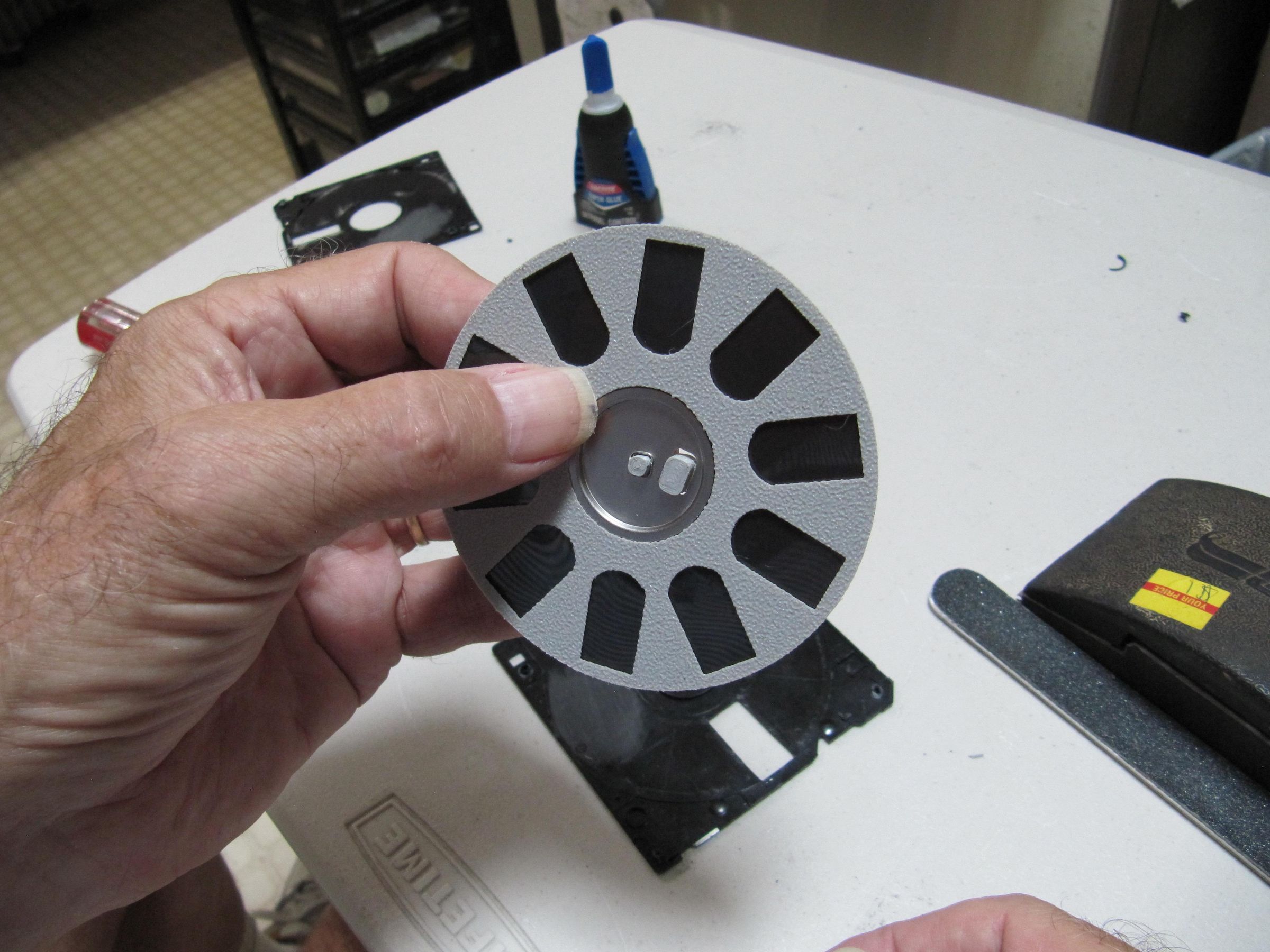 Floppy Diskette SD Card Caddy Dispenser : 10 Steps (with Pictures ...