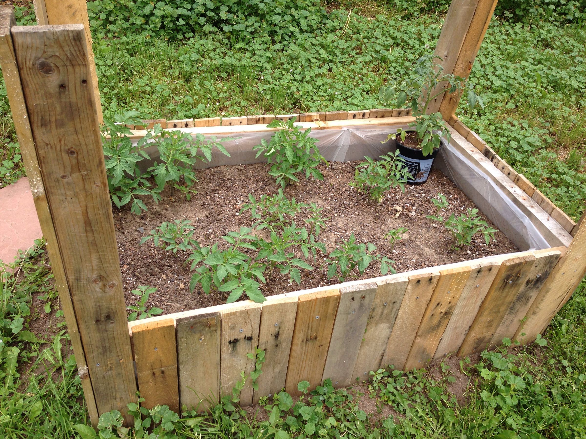 Raised Bed Pallet Planter *Updated August 21st, 2015* : 9 Steps (with ...