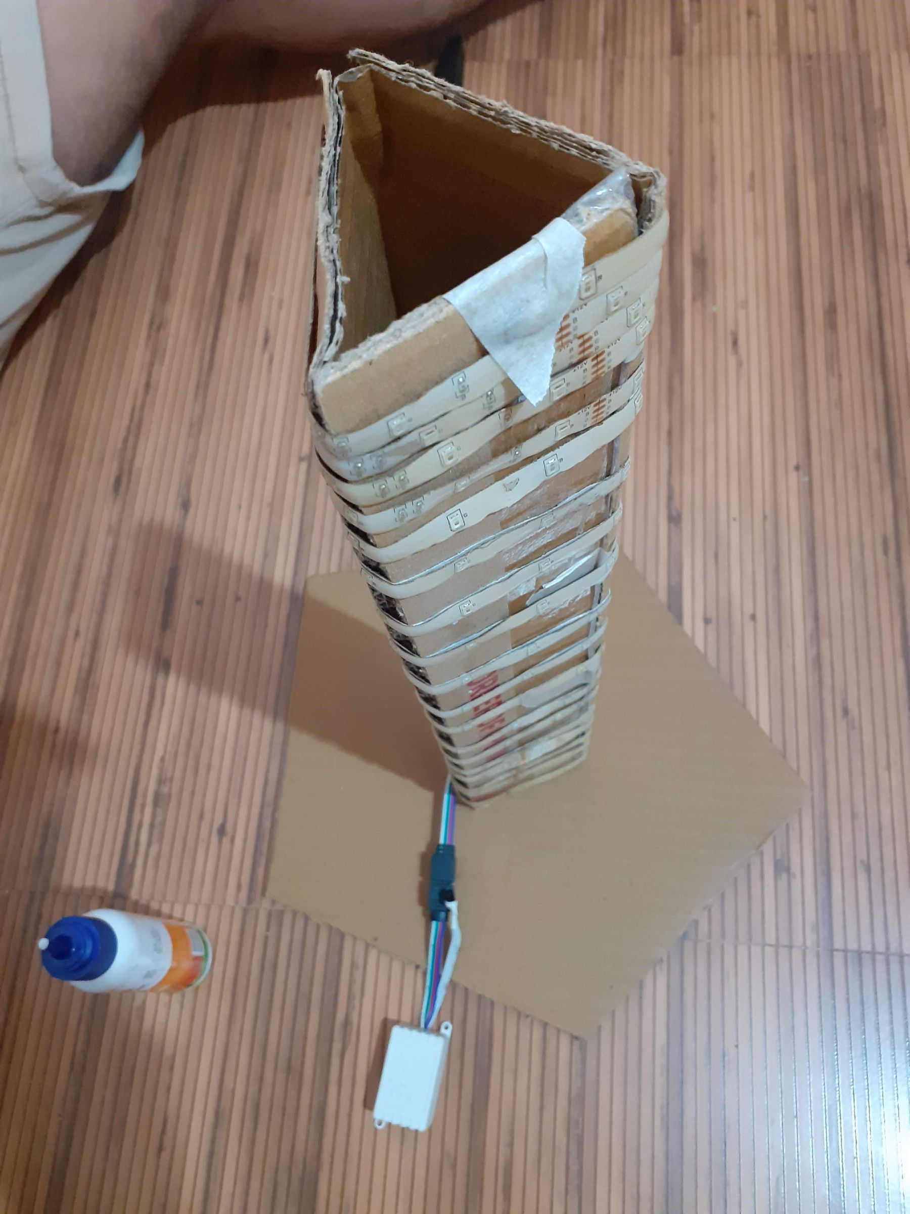 Cardboard Pentagon Table Lamp : 6 Steps (with Pictures) - Instructables