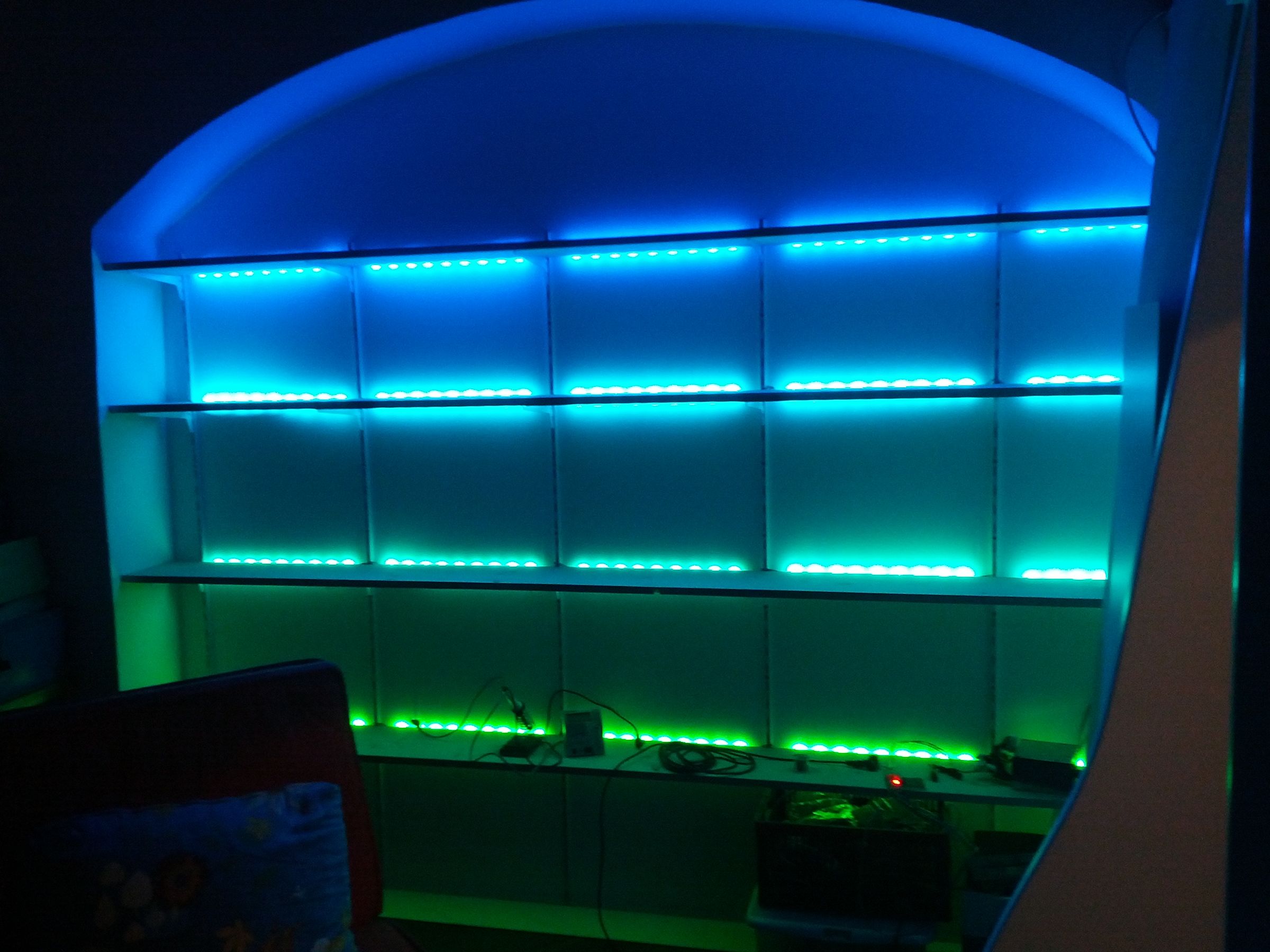 LED Shelf With Traffic Light - Instructables