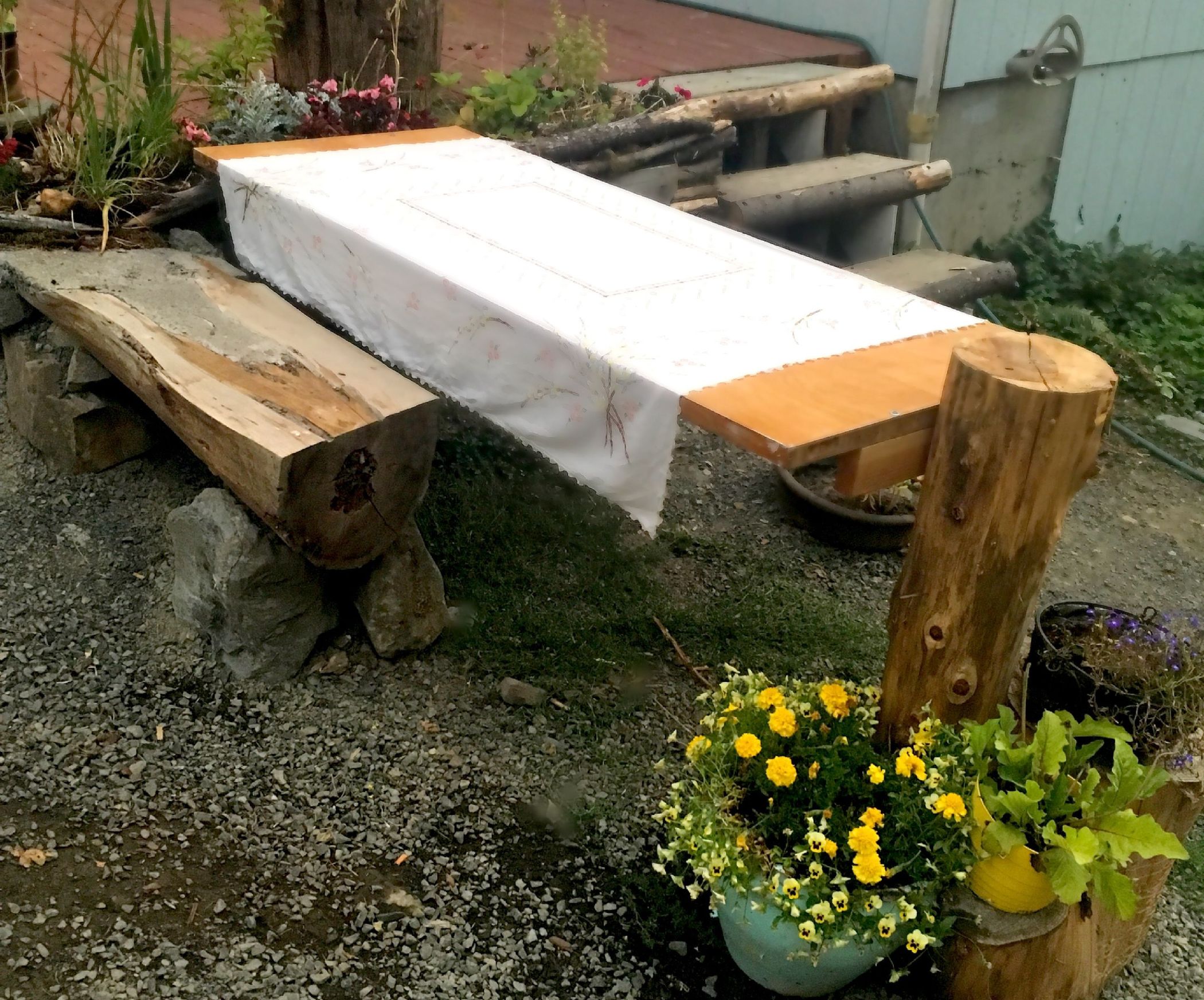 DIY Outdoor Wedding Reception Dining Tables on a Dime : 3 Steps (with ...