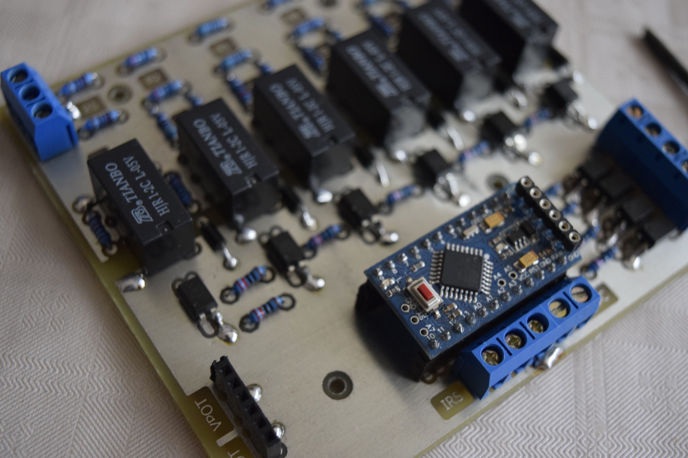 Arduino Passive Preamp With Remote, Attenuator and Channel Selector : 7 Steps - Instructables