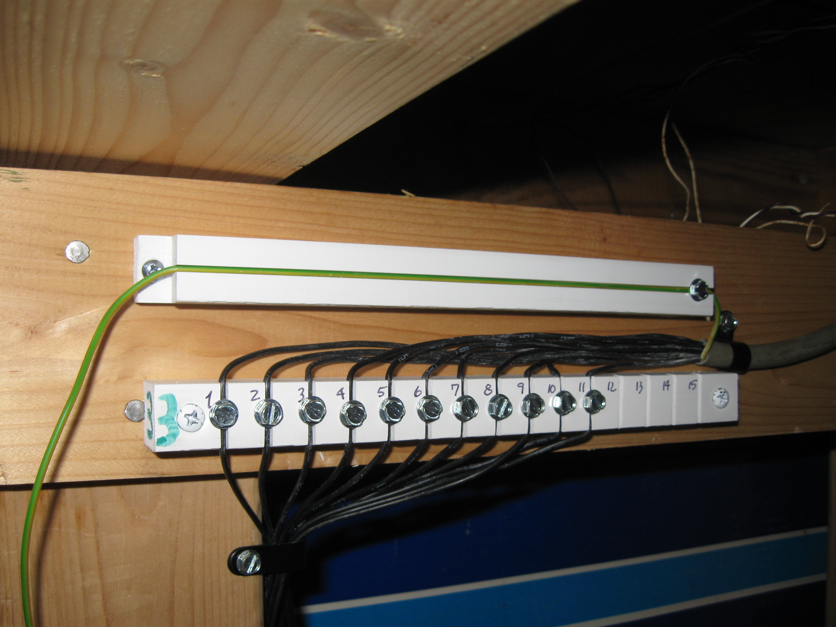 Insulation Displacement Screw Terminals : 4 Steps (with Pictures ...