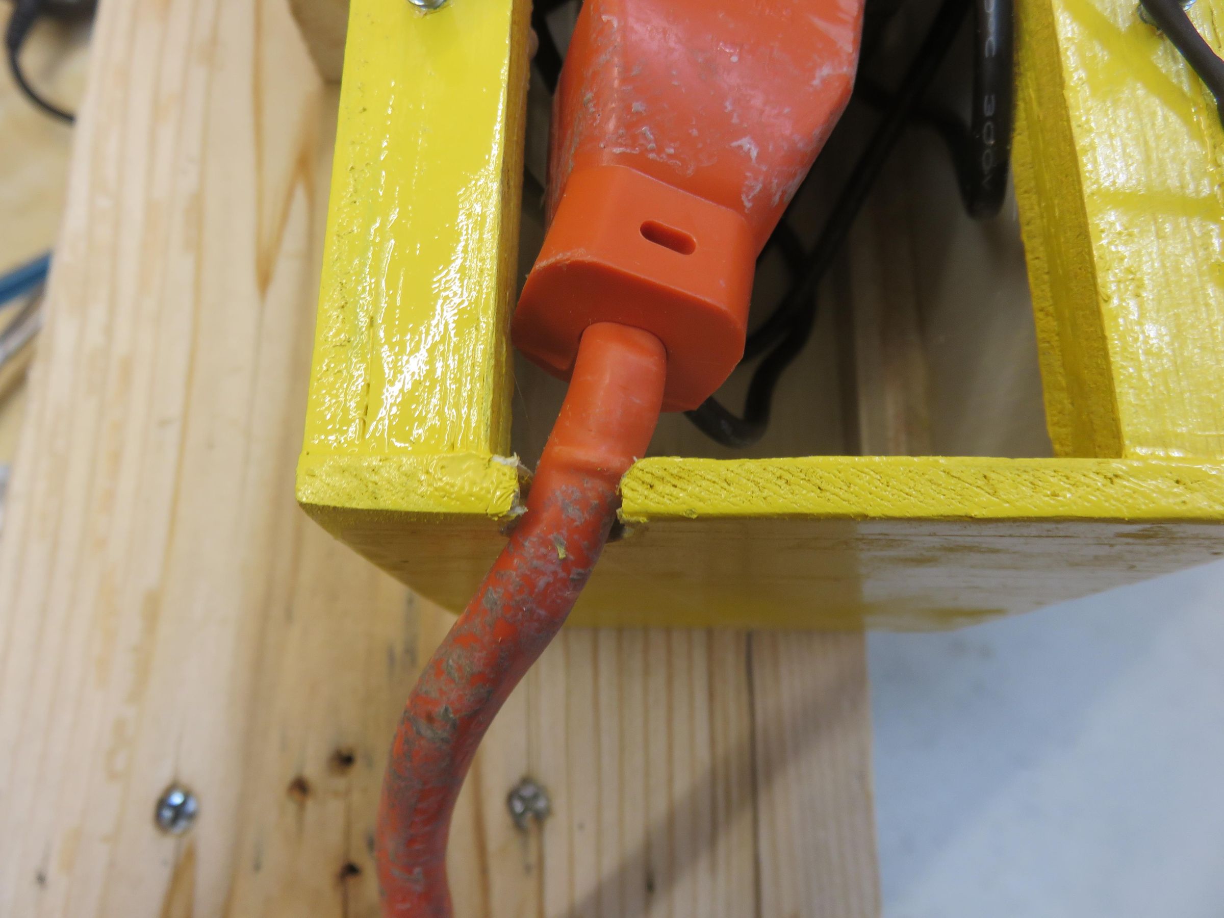 Add Camera and Lights to a Bluebird Nesting Box : 7 Steps - Instructables