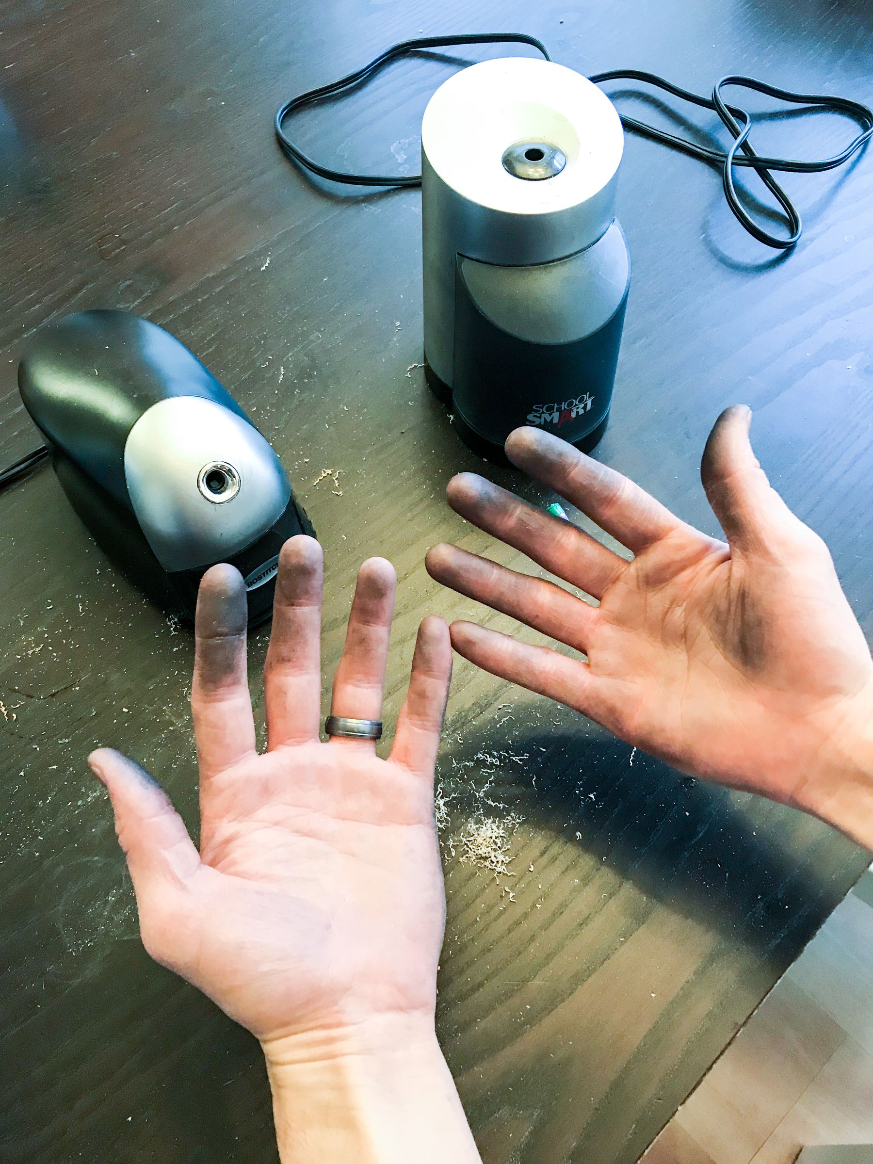 How to Fix a Jammed Electric Pencil Sharpener : 5 Steps - Instructables