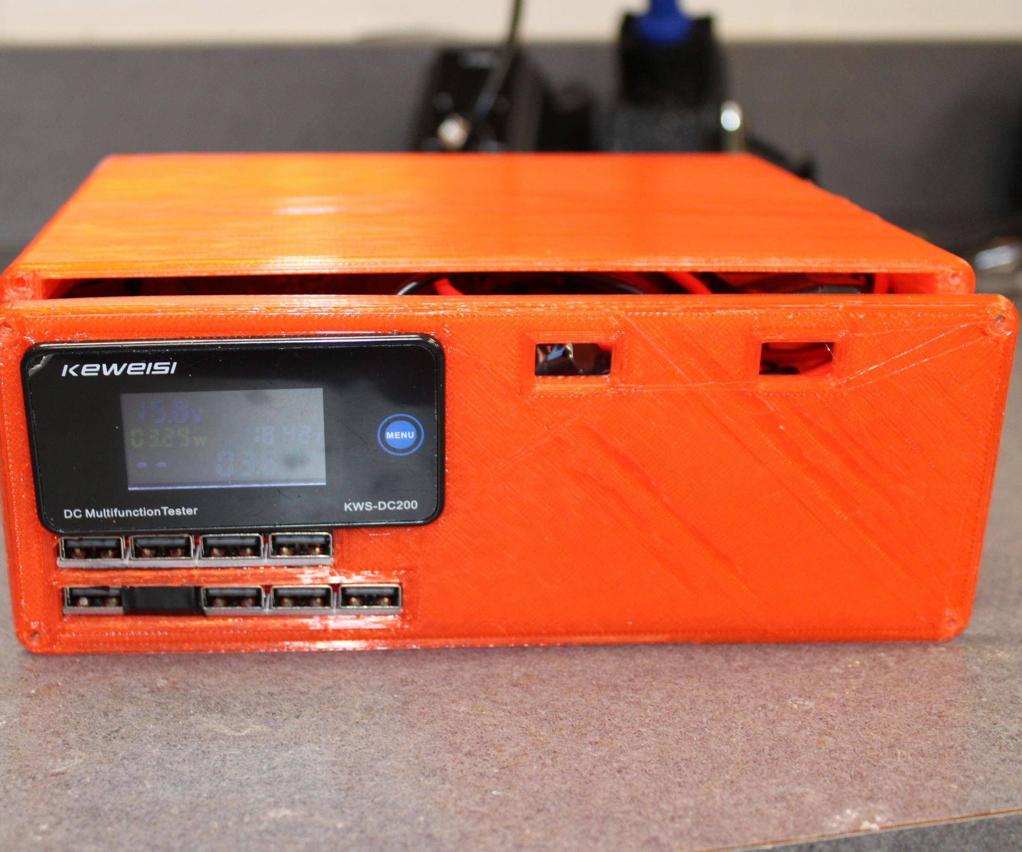 Massive USB Battery Bank Made From Recycled Chromebook Batteries : 9 ...