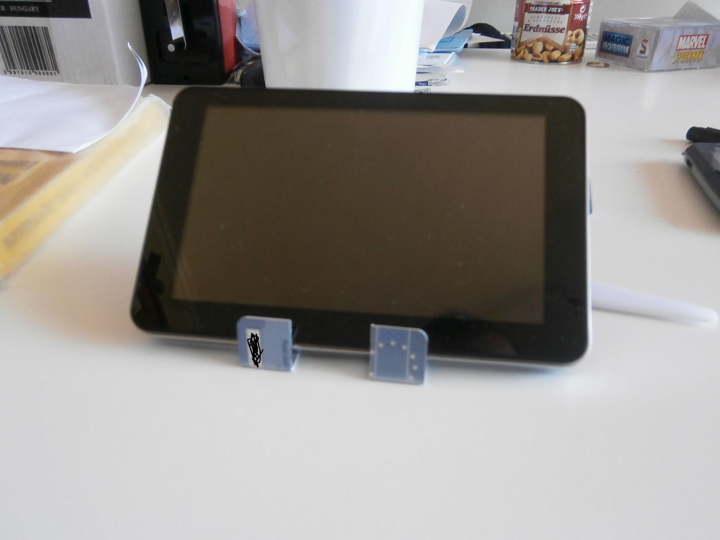 DIY Credit Card Phone and GPS Stand : 5 Steps - Instructables