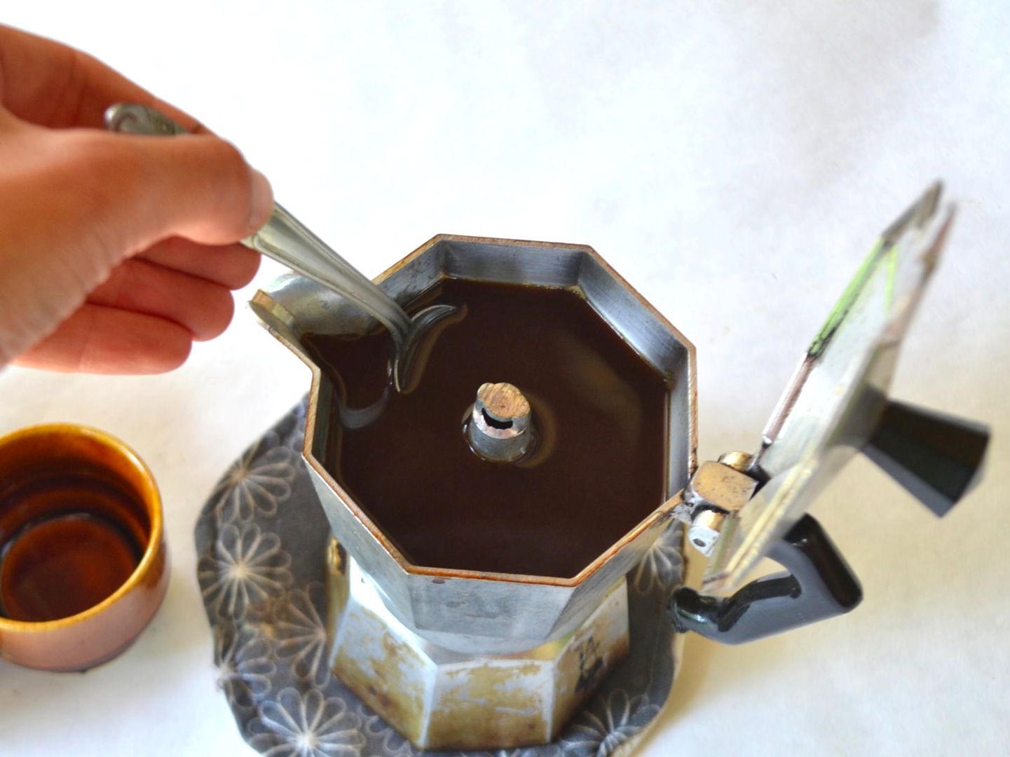 HOW TO USE a MOKA : 11 Steps - Instructables
