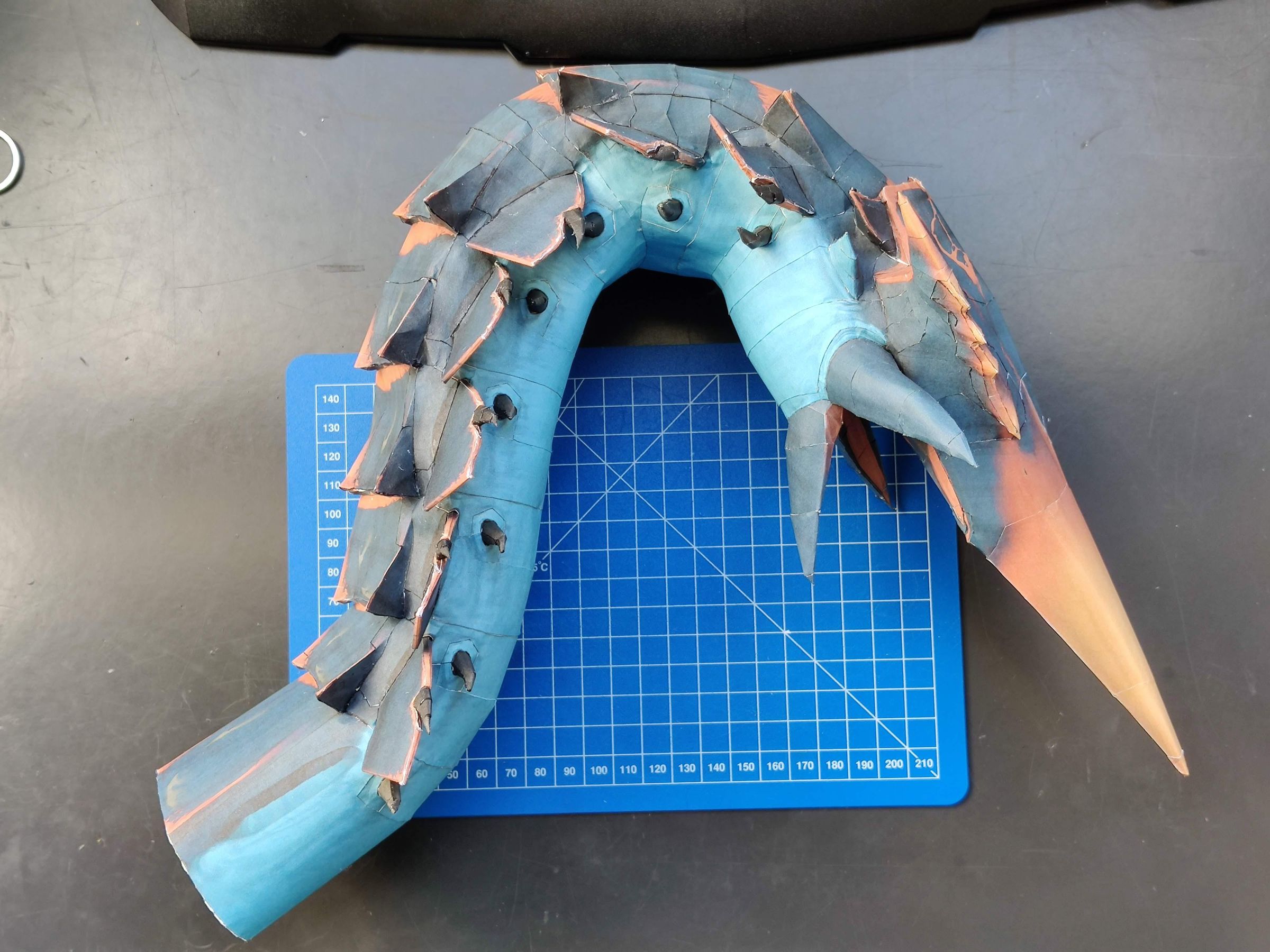 Iceworm Papercraft - Subnautica Below Zero : 8 Steps (with Pictures ...