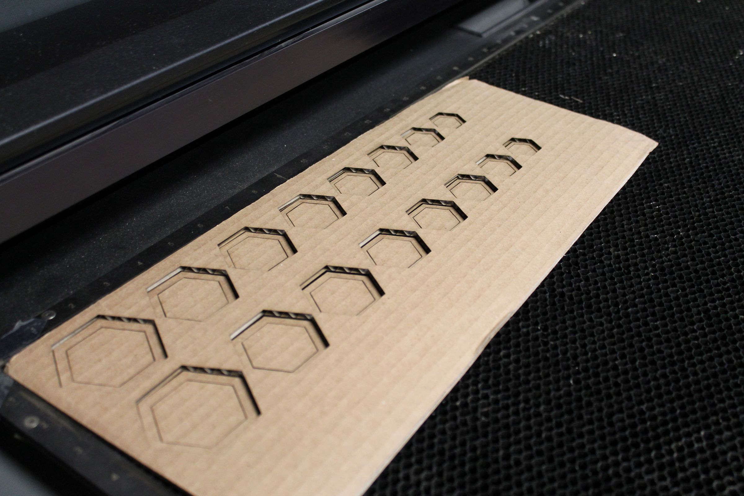 Lasercutting a Twisting Cardboard Lamp : Rhino + Grasshopper : 5 Steps ...