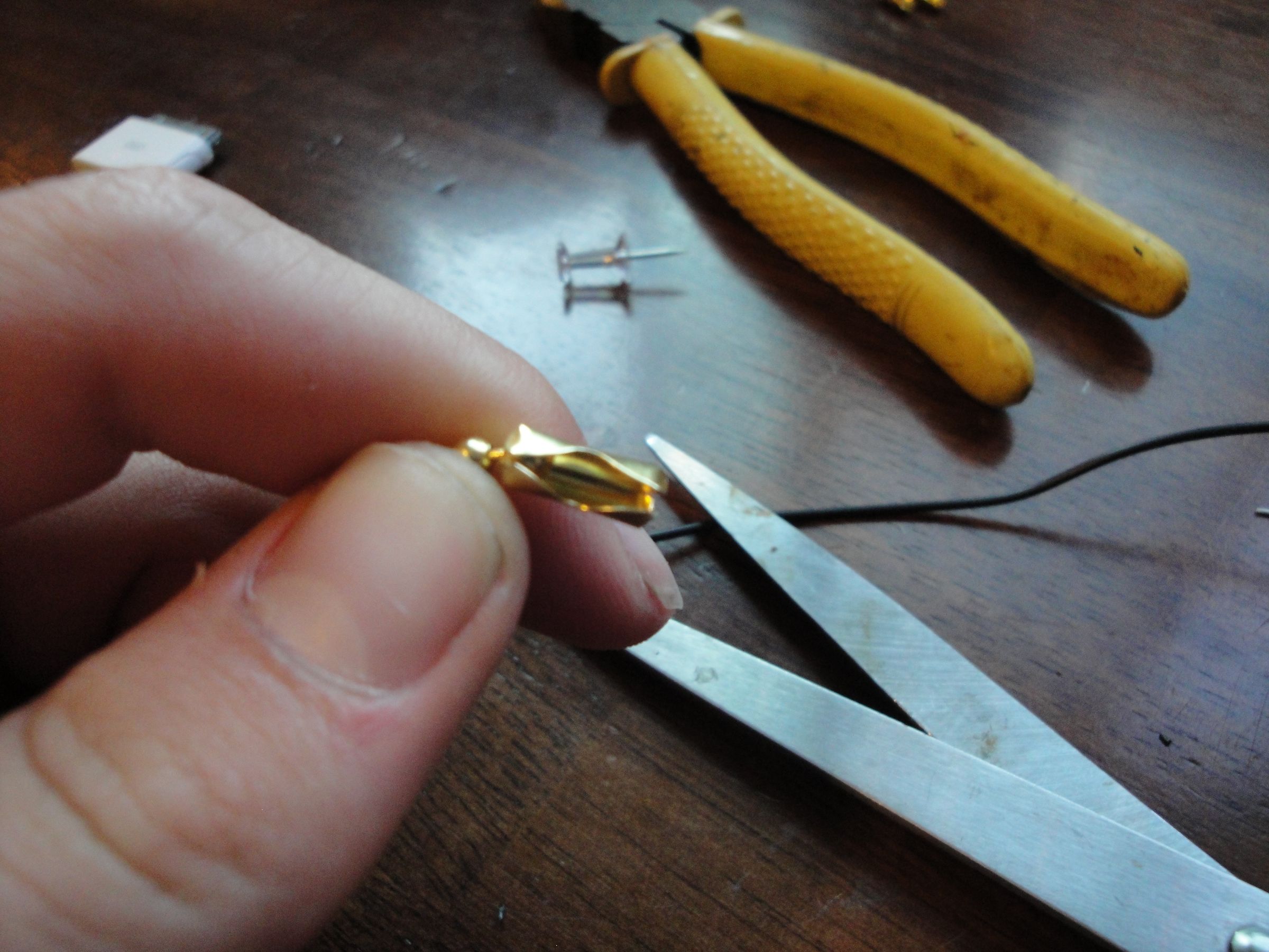 Make a Pocket Watch Chain for Your IPod : 7 Steps - Instructables