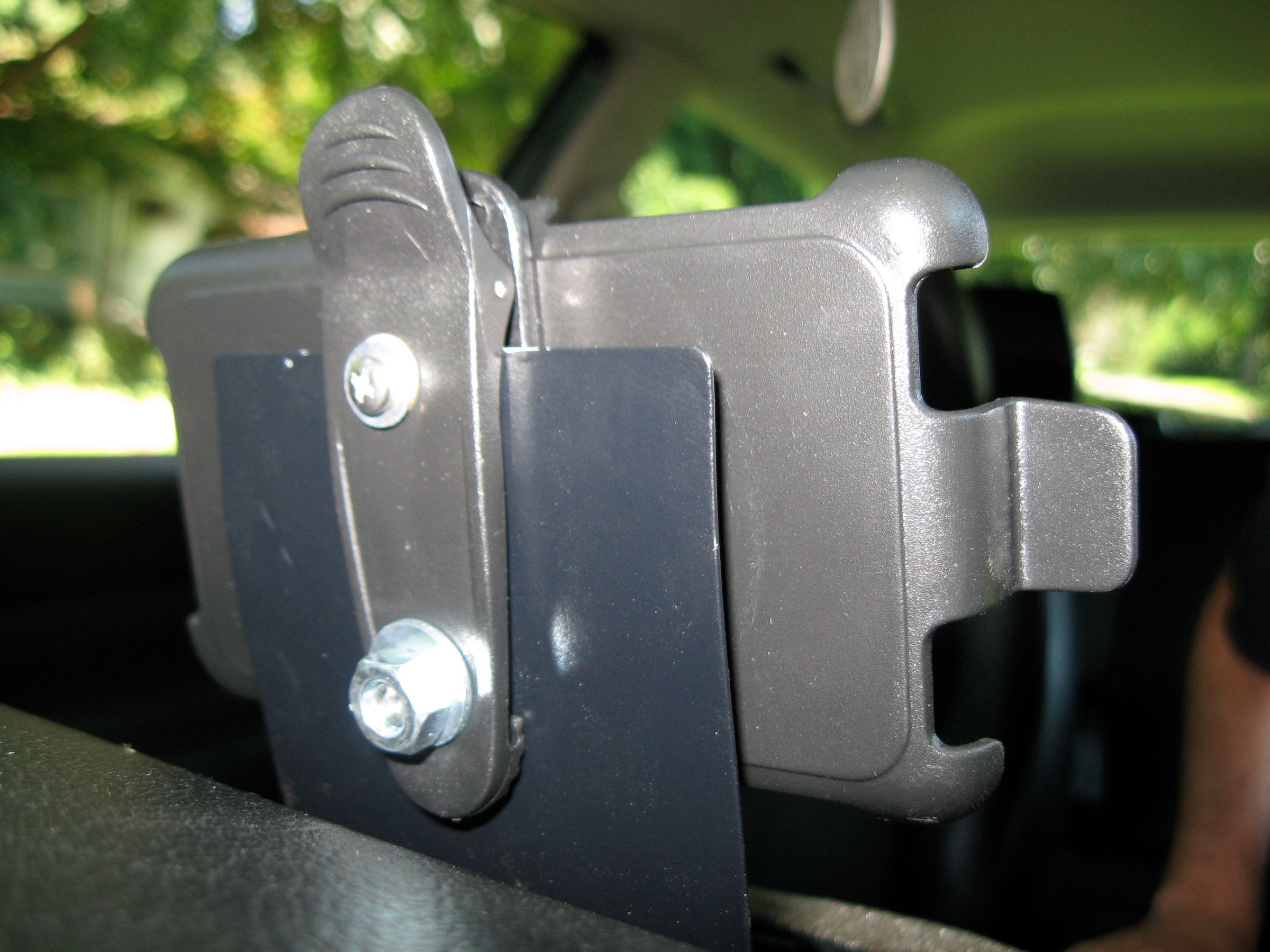 IPod Touch/iPhone Mount for VW Golf/GTI/Jetta : 4 Steps - Instructables