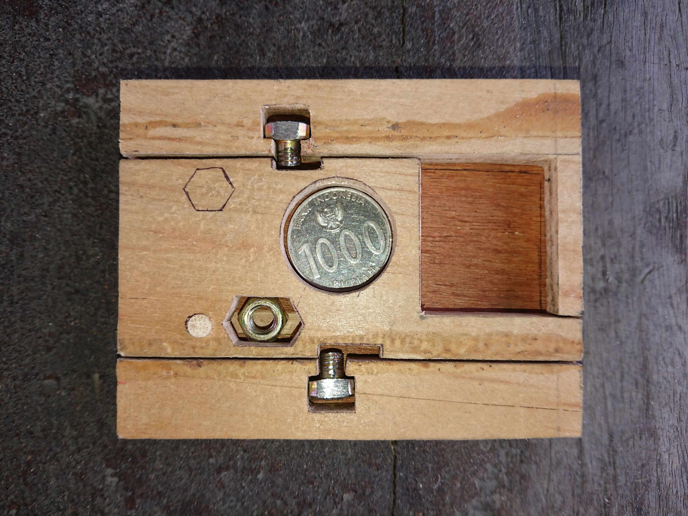 NUT-T Coin Trap : 7 Steps (with Pictures) - Instructables