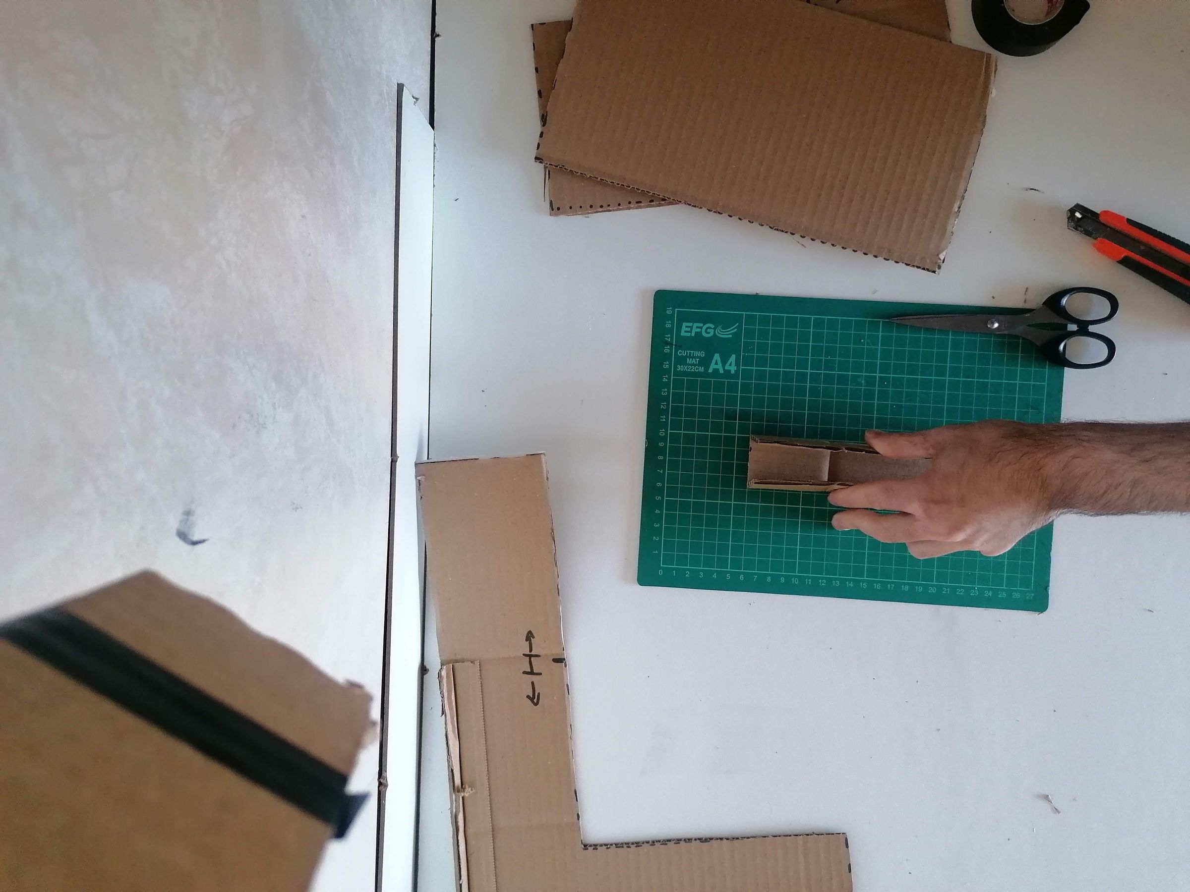 Cardboard Phone Holder (basic) for Sharing Work on Paper (RO/EN) : 6 ...