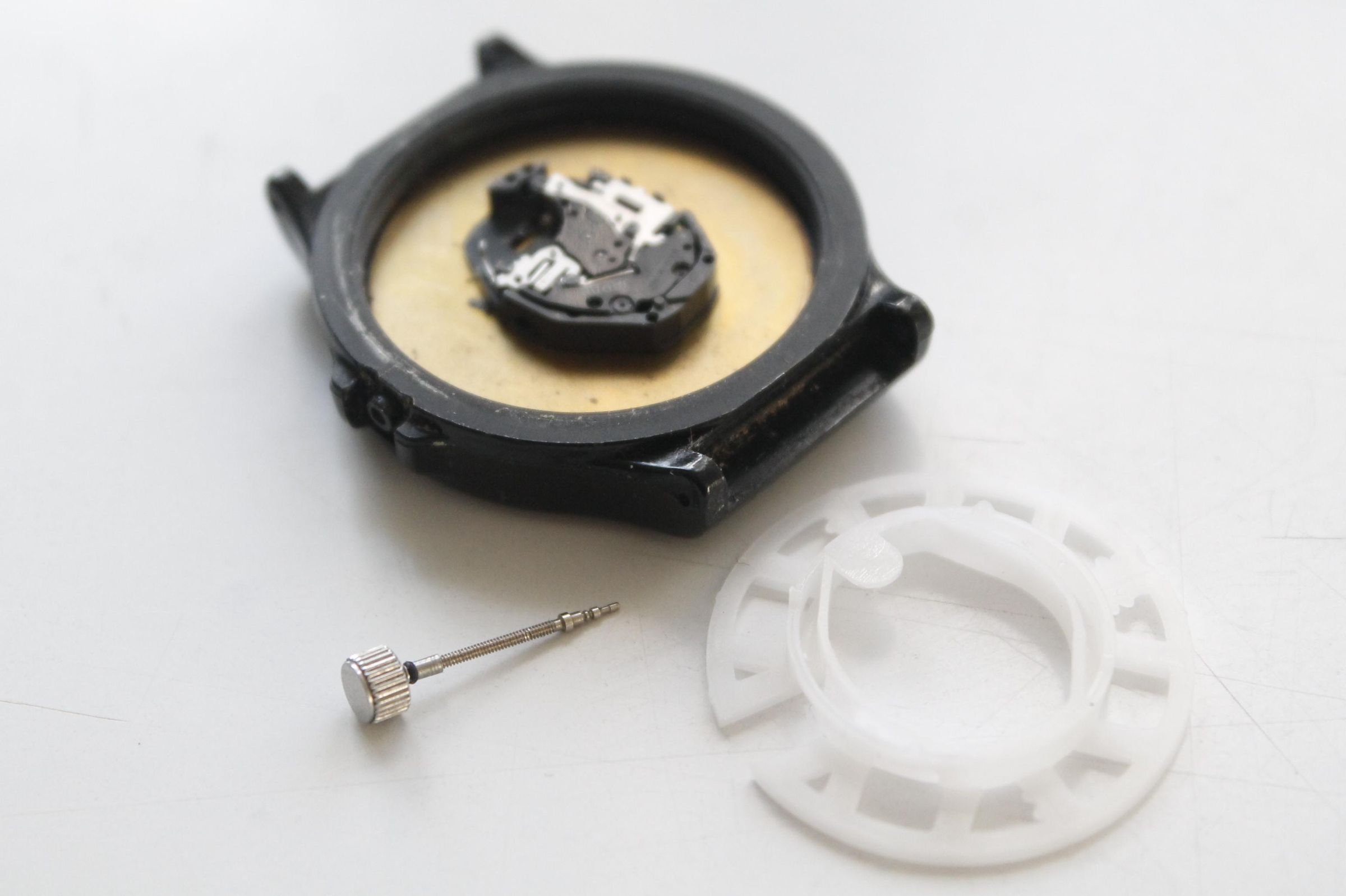 Converting a Wristwatch Into a Desk Clock : 4 Steps (with Pictures ...