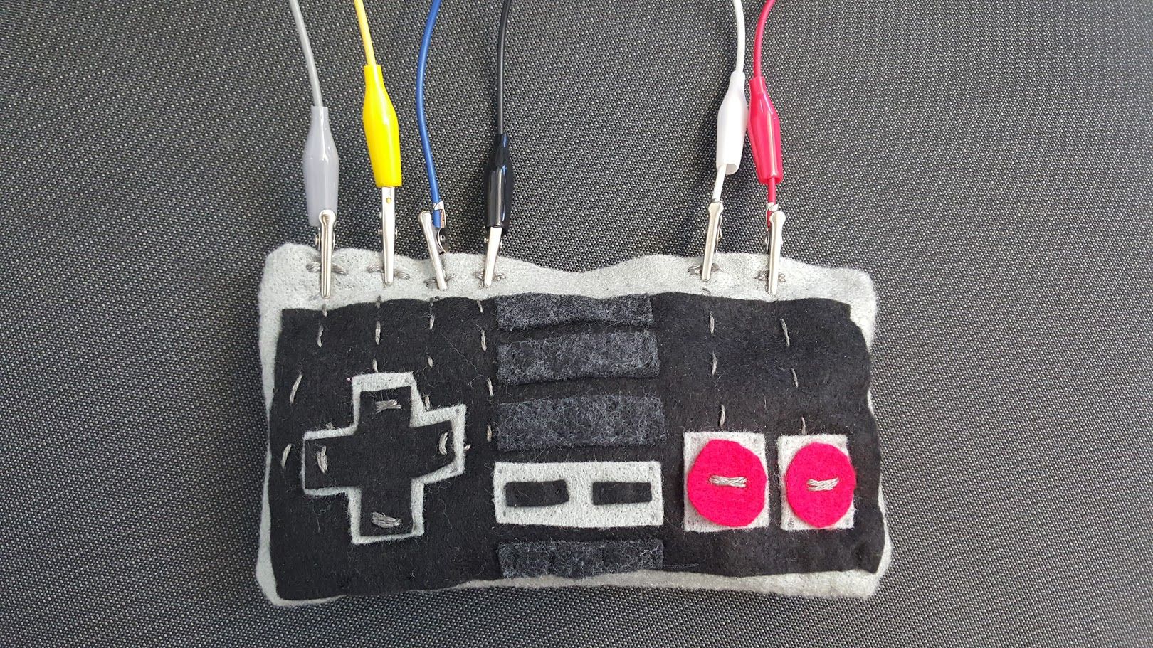 Felt Nintendo Controller : 6 Steps - Instructables