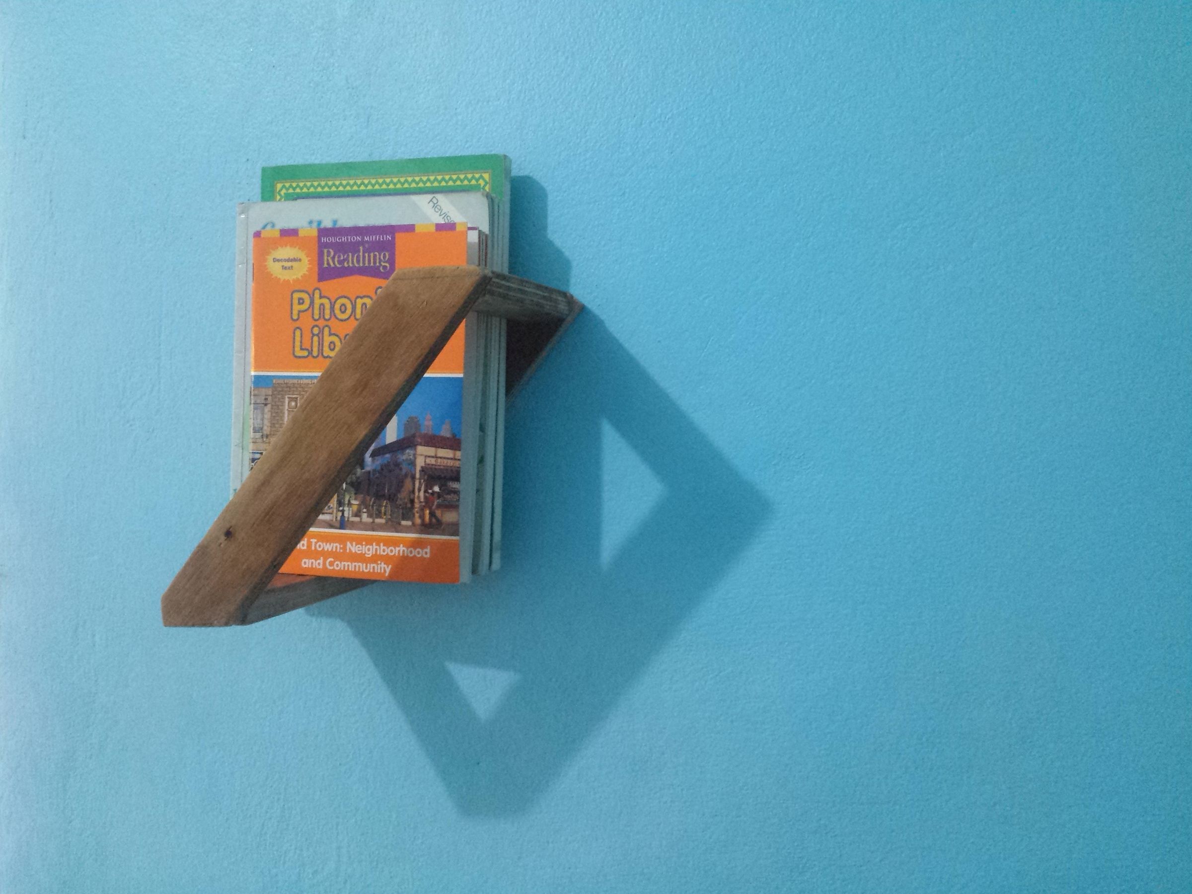 Modern Contemporary Tilt Book Shelving : 5 Steps (with Pictures ...