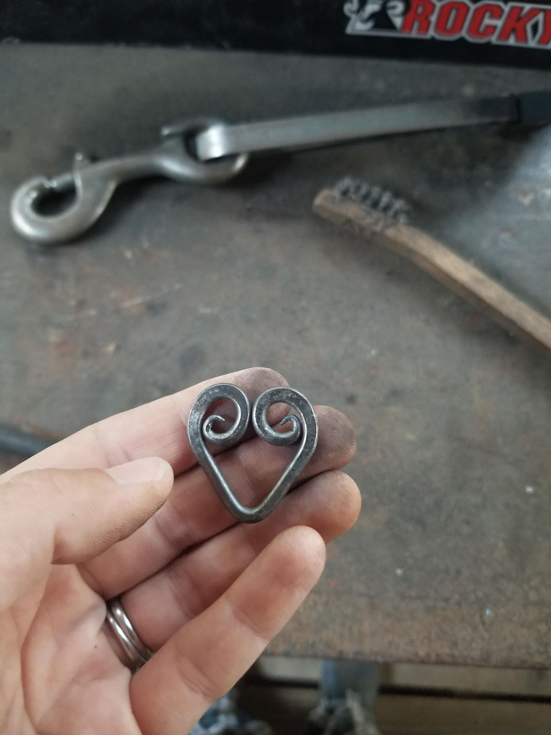 Small-Scale Blacksmithing: Simple Heart Bracelet : 4 Steps (with Pictures) - Instructables