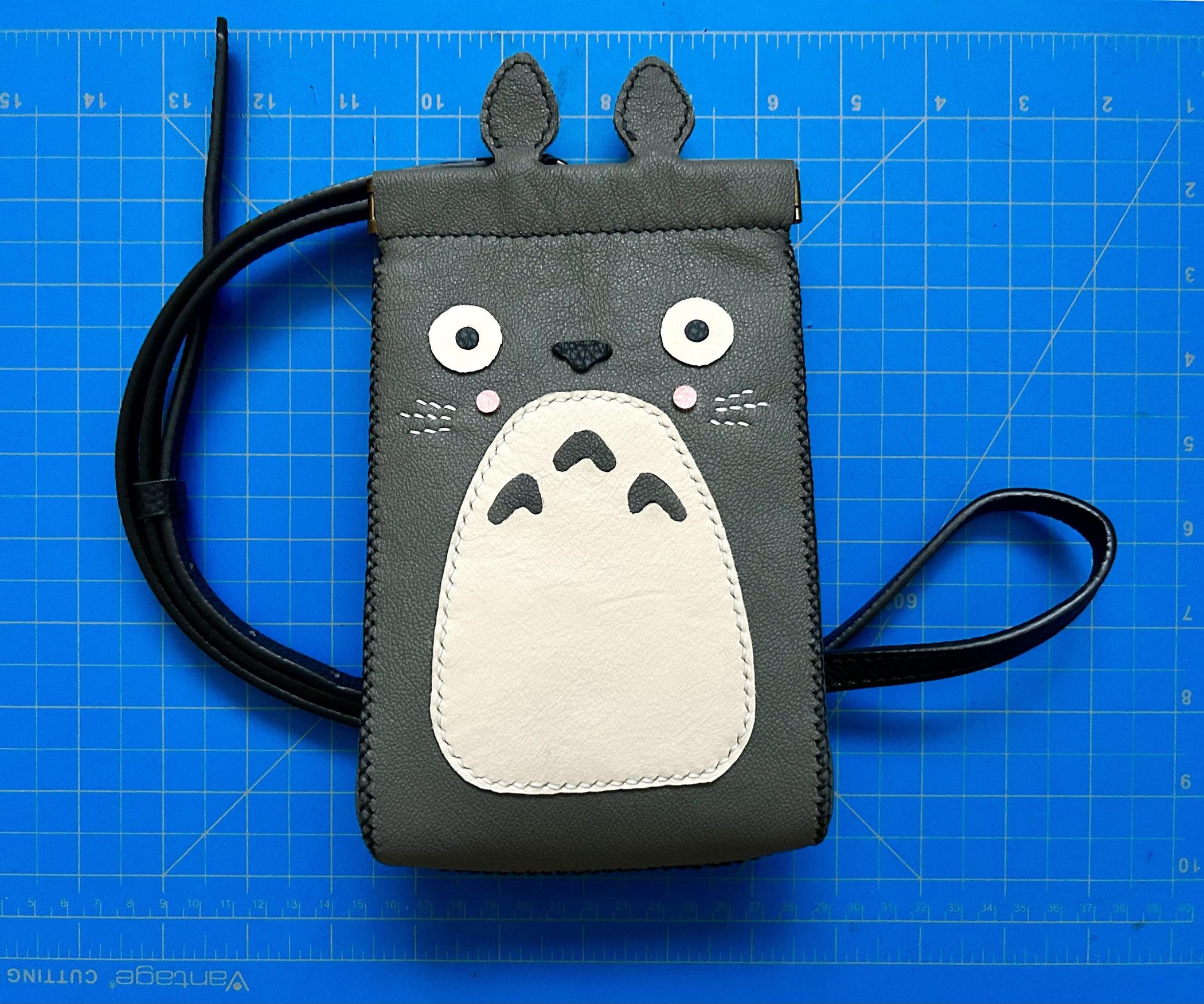 Leather Totoro Flex Frame Pouch : 10 Steps (with Pictures) - Instructables