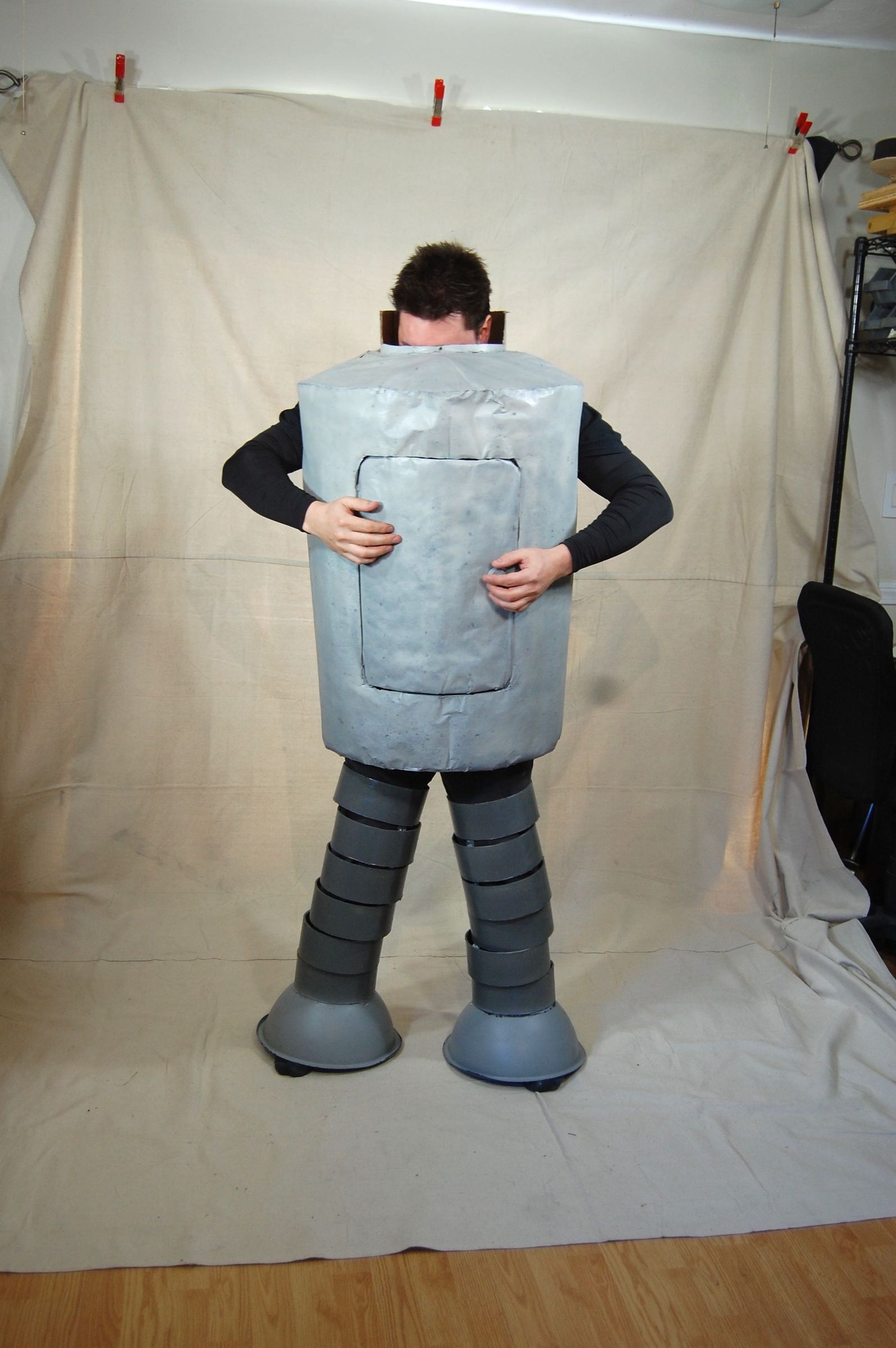 Bender - Costume : 16 Steps (with Pictures) - Instructables